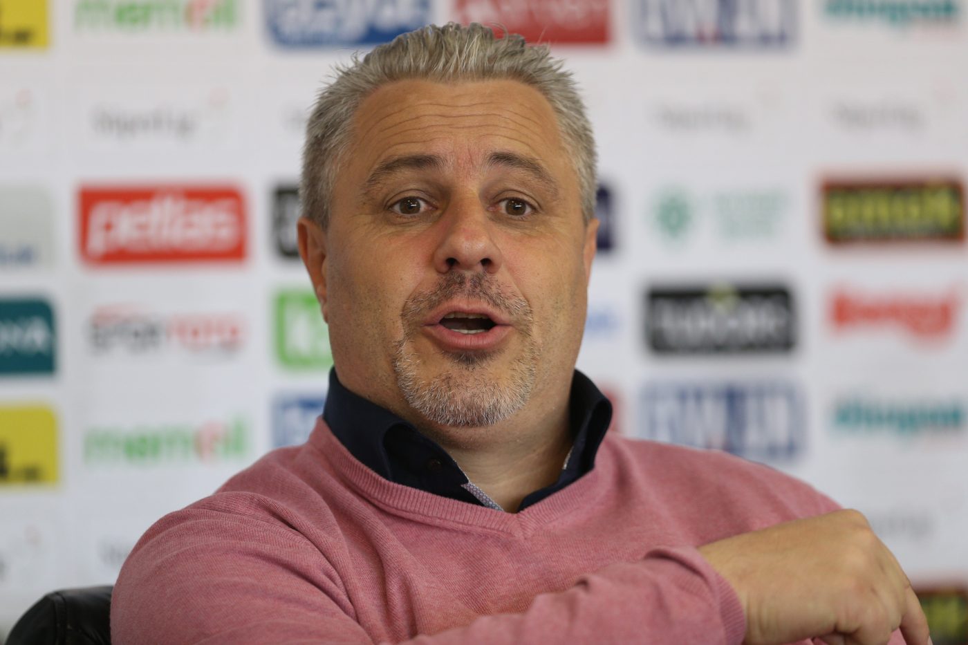 Marius Șumudică s-a dezlănțuit de față cu ziariștii din Cluj. ”Dă-i mesaj lui Dorinel Munteanu ...