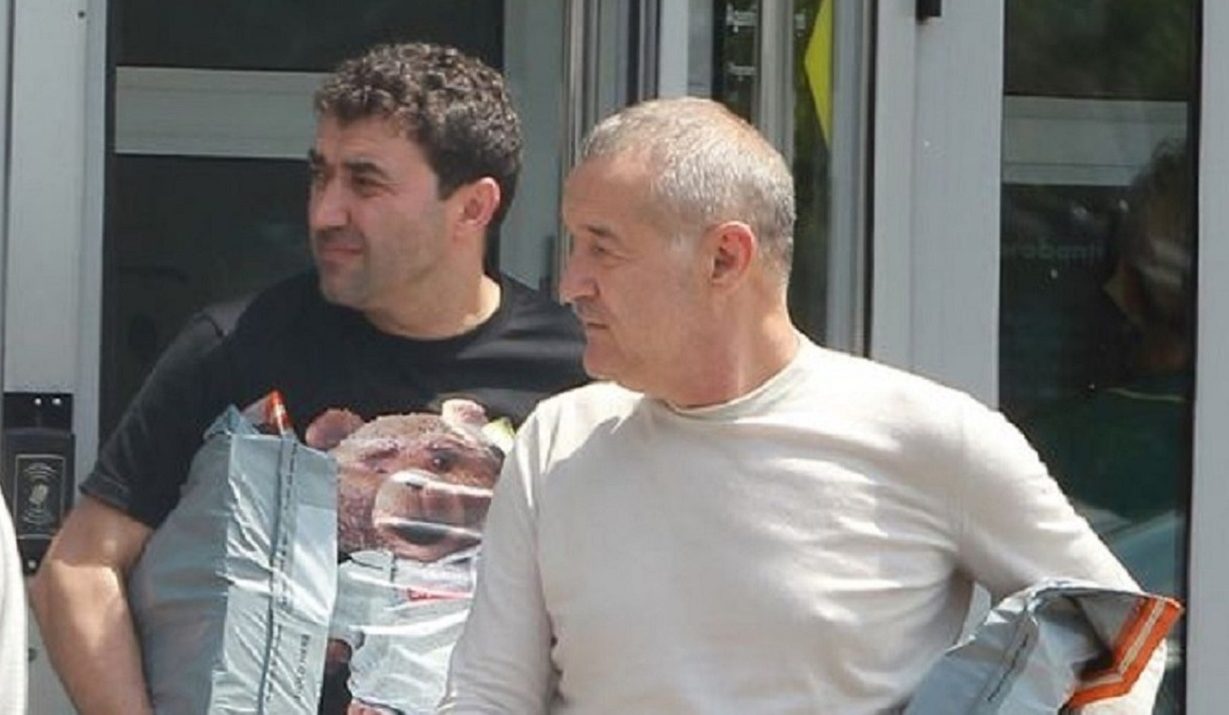 ”Erau 60 de milioane de euro înăuntru. Cheile erau la el”. Cum l-a ...