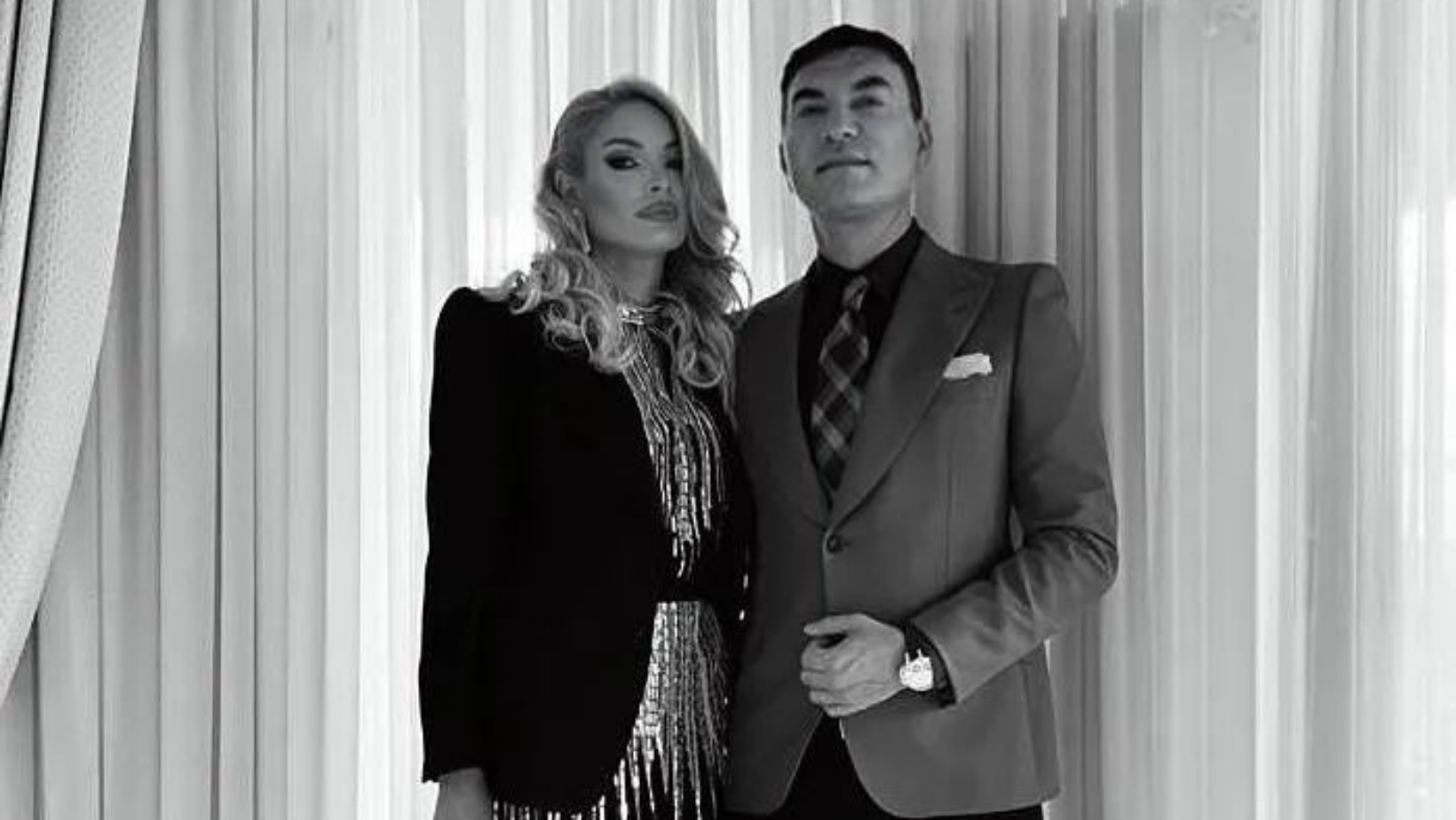 Borcea îi oferă cel mai curat turcoaz Valentinei și un cadou de ...