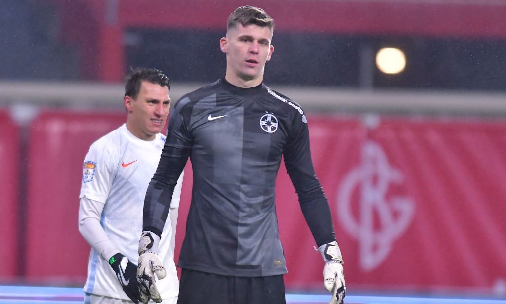 După ce a fost lăudat de toată lumea, Ștefan Târnovanu își explică ...