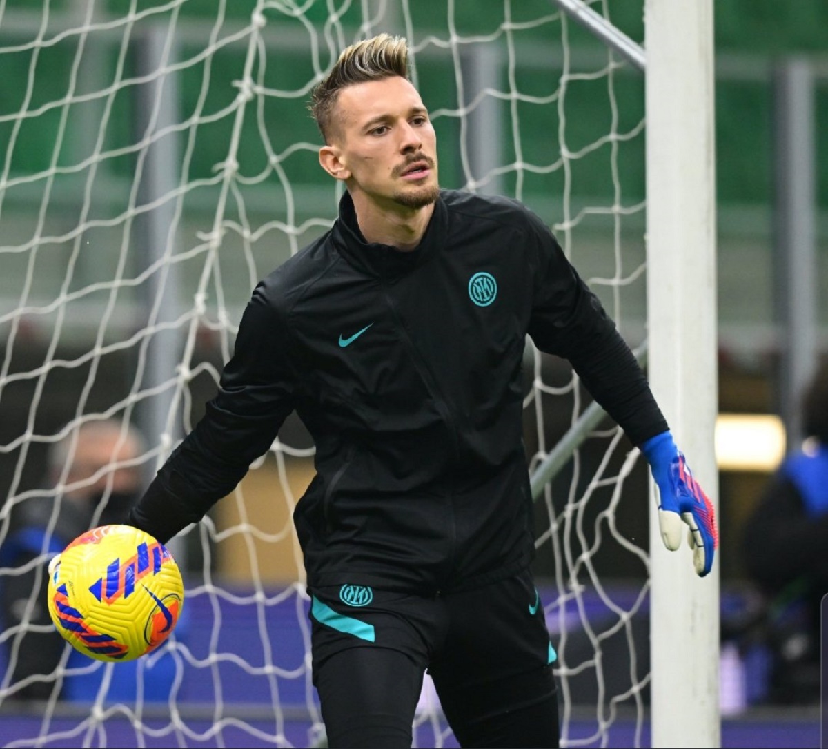 Ionuț Radu, făcut praf la primul meci oficial. Fanii și presa nu au ...