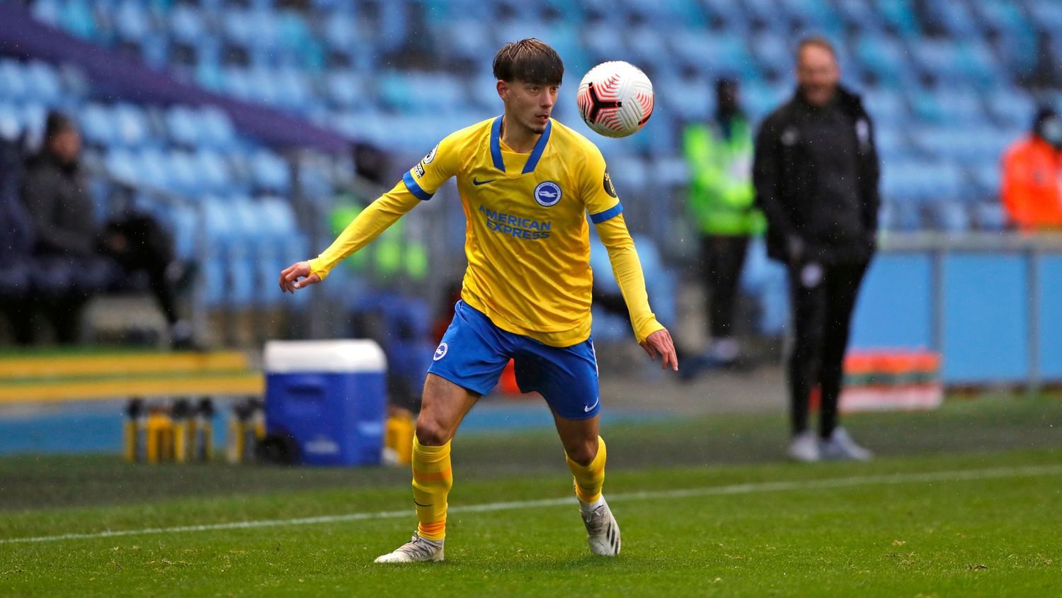 Lovitură de imagine pentru fotbalul românesc. Cine este jucătorul din ...