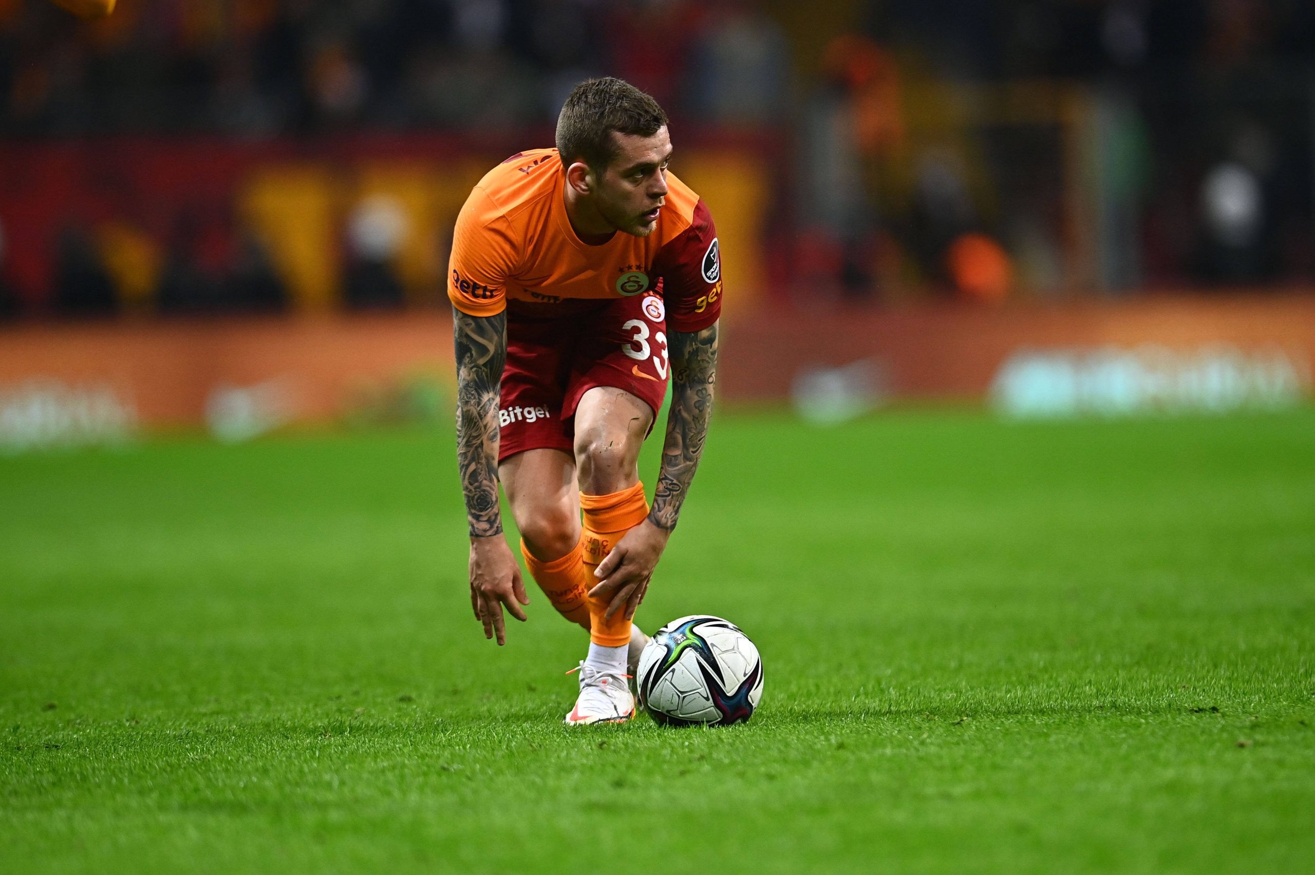 Aflat în dizgrație la Galatasaray, Alex Cicâldău petrece o vacanță de ...