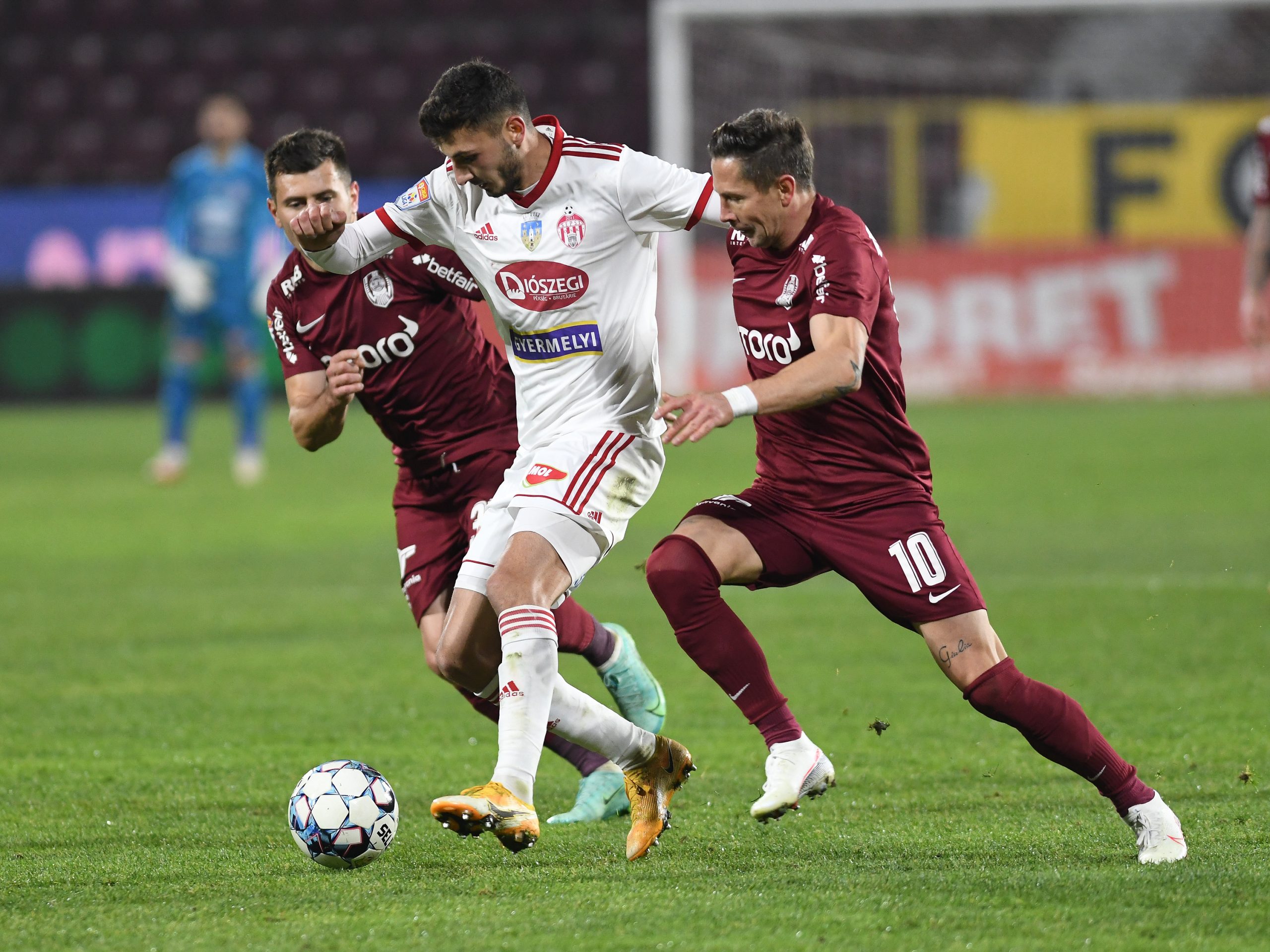 CFR Cluj - Sepsi OSK 2-1. Victorie cu ceva emoţii pentru campioană care ...