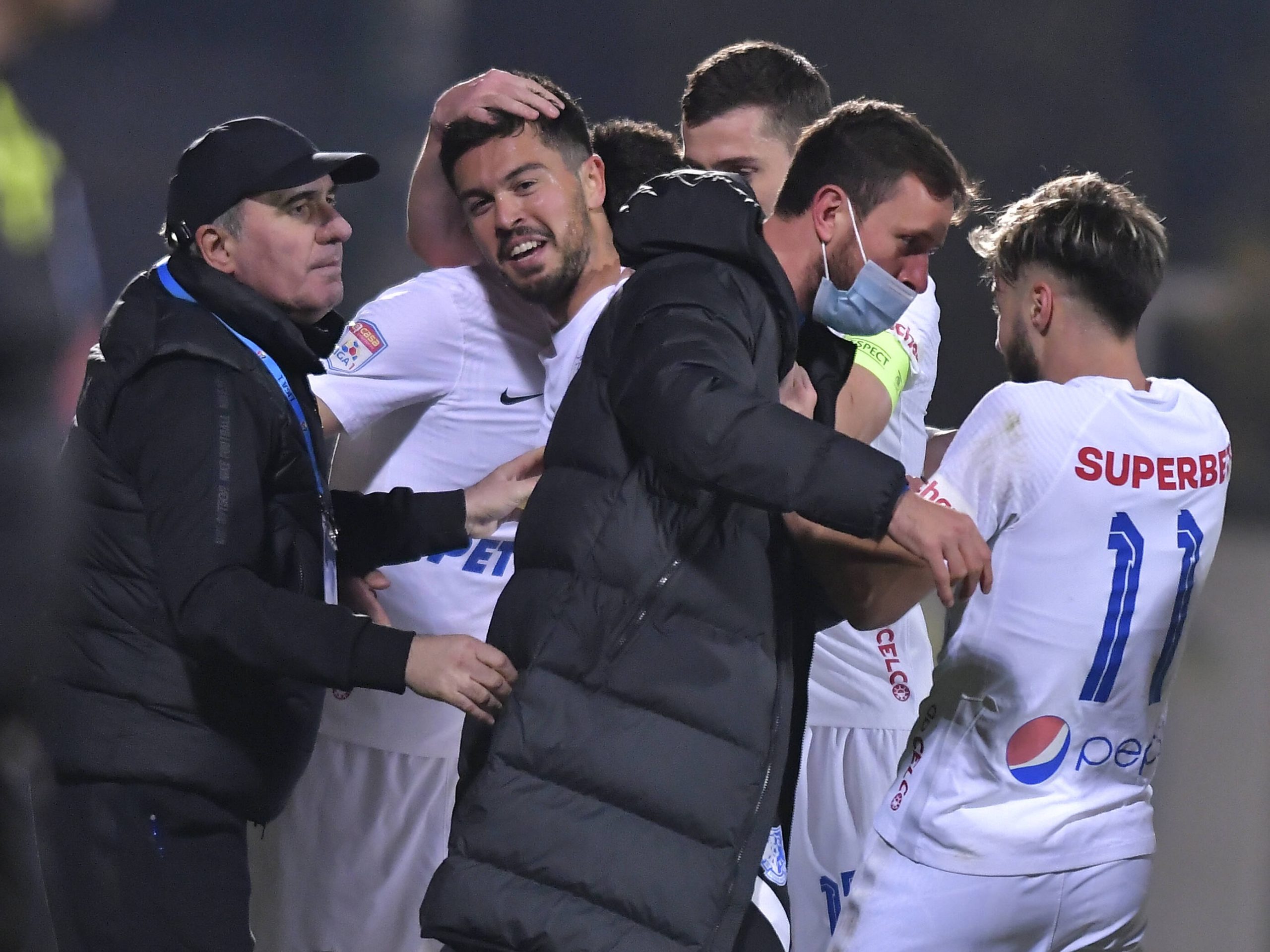 Rapid vrea să cumpere un fotbalist de la Gică Hagi! Oferta oficială ...