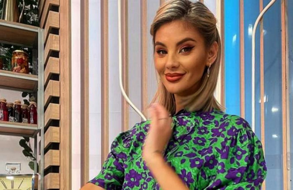 Un „Faimos” se iubește pătimaș cu Ramona Olaru, de la „Neatza”. Tânărul a fost campion național ...