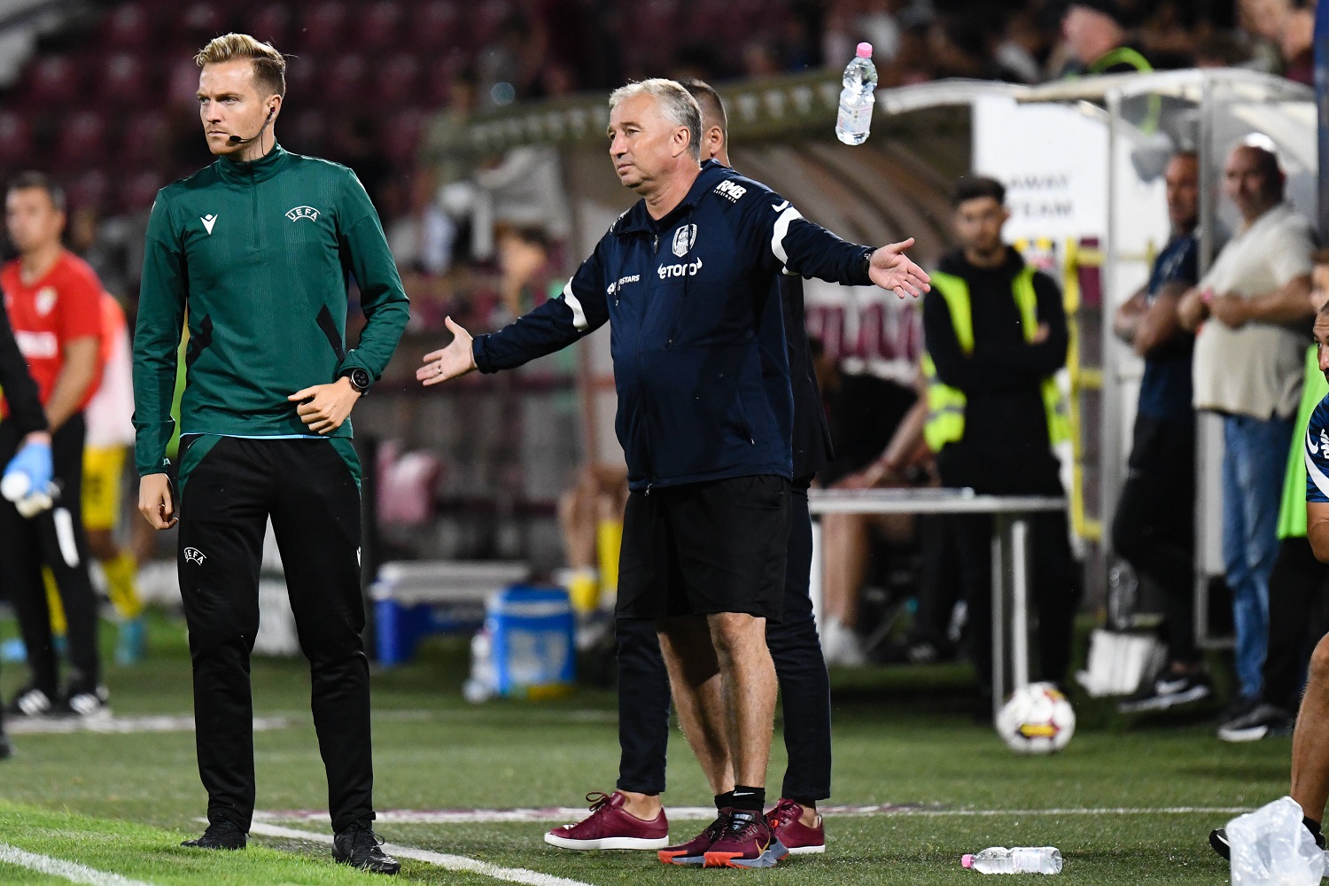 Ies la suprafață amănunte neplăcute din vestiarul campioanei. Dan ...