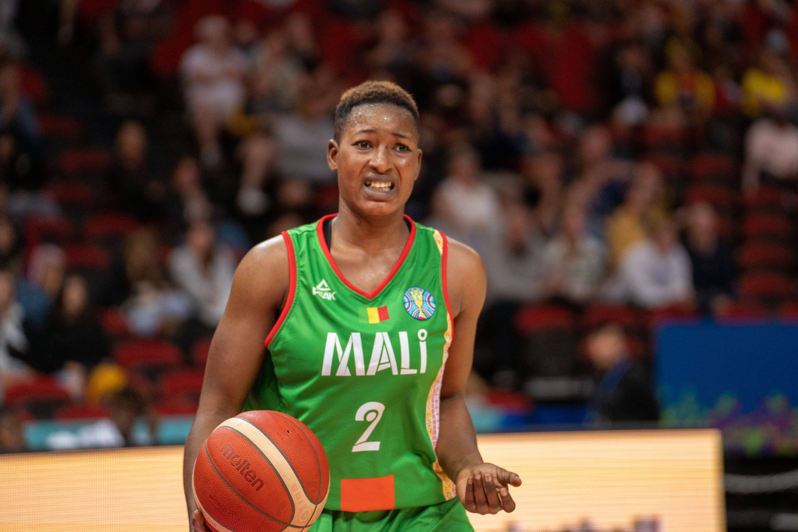 VIDEO | Două sportive s-au luat la bătaie în timpul unui interviu ...