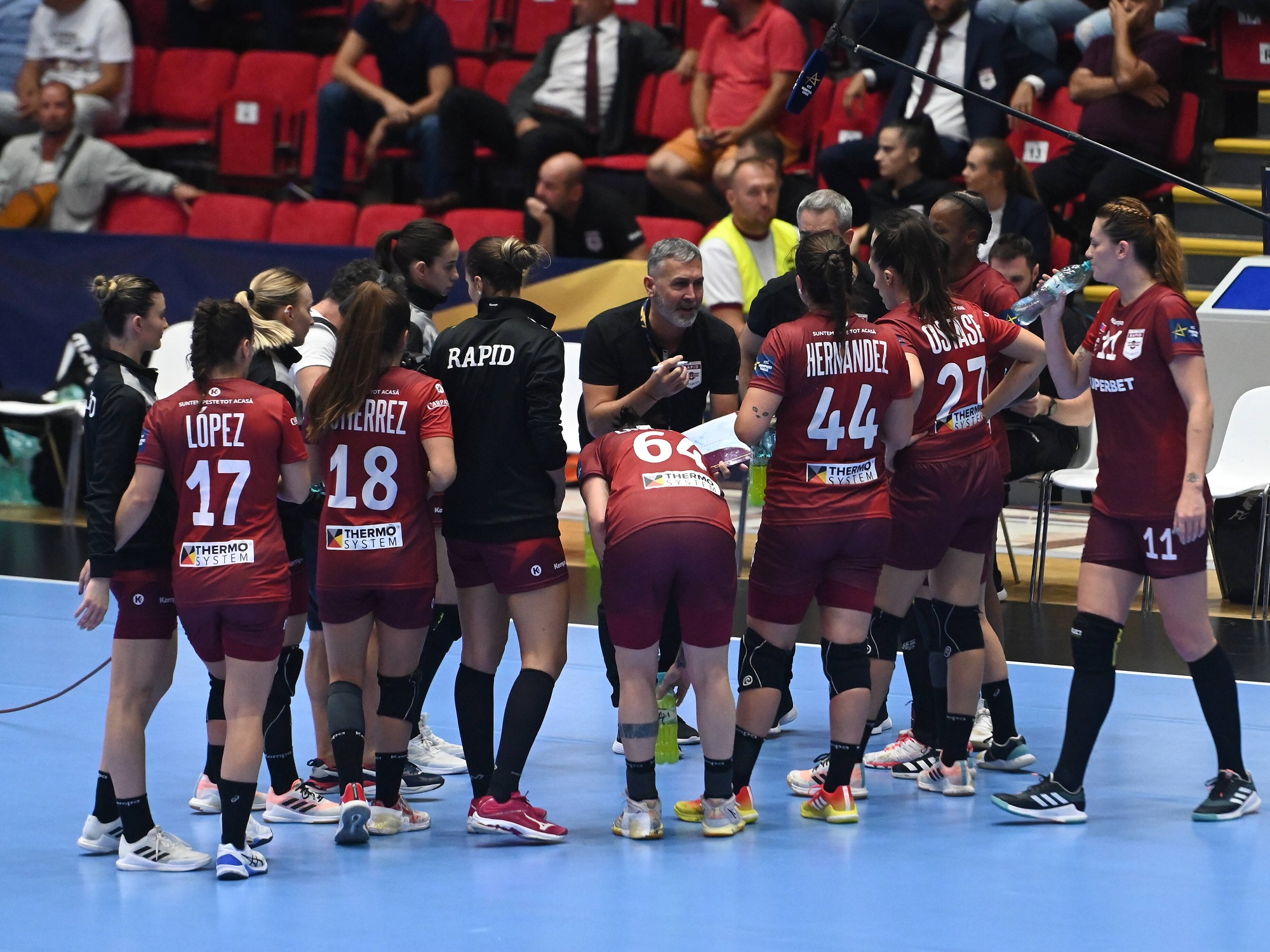 Rapid este pe val la toate sporturile. Echipa feminină de handbal ...