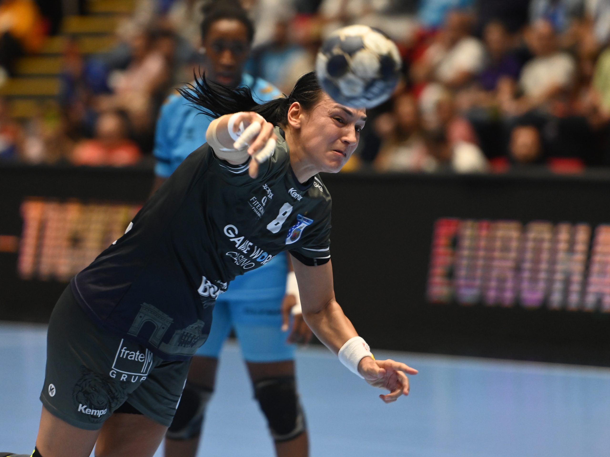 Cristina Neagu intră în galeria celebrităților cu documentar. „E Messi ...