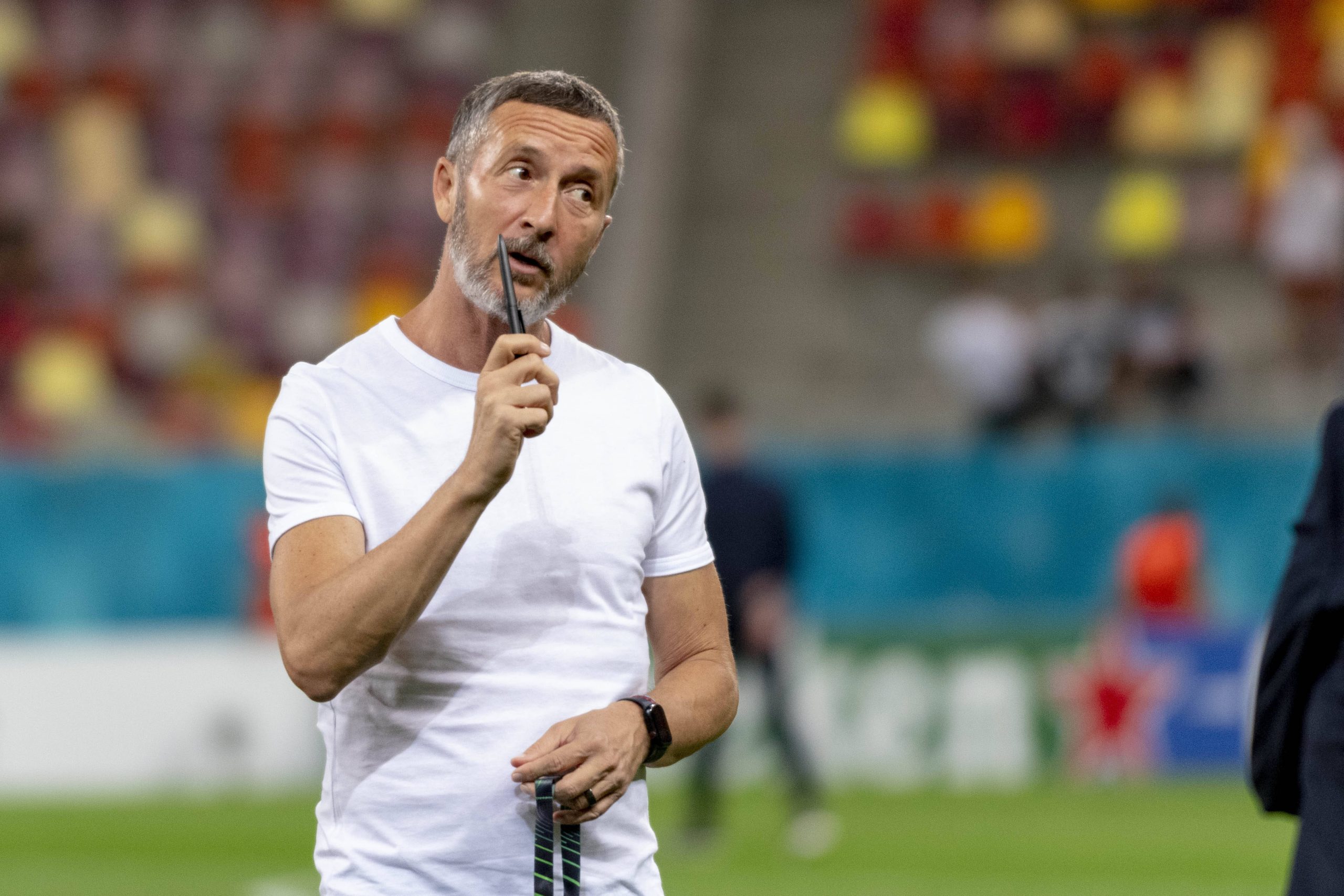 A venit rândul lui Mihai Stoica să trimită săgeți către rivală