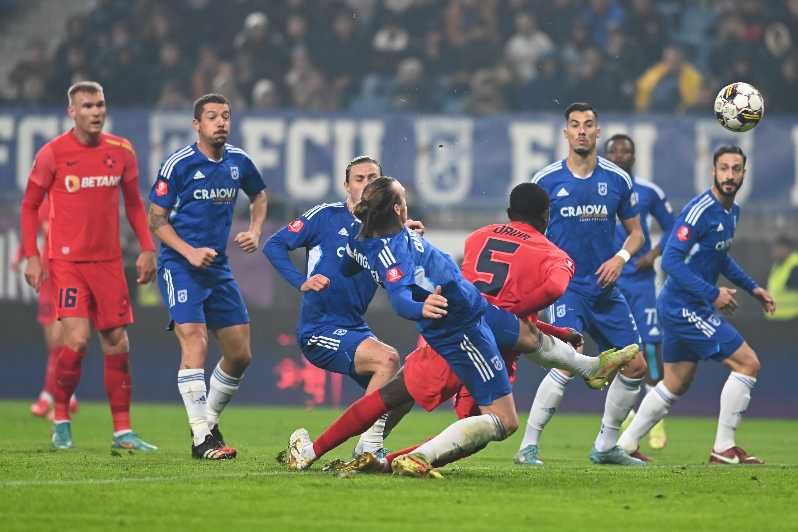 Vrea să-l părăsească pe Adrian Mititelu. Patronul de la FCU Craiova a ...