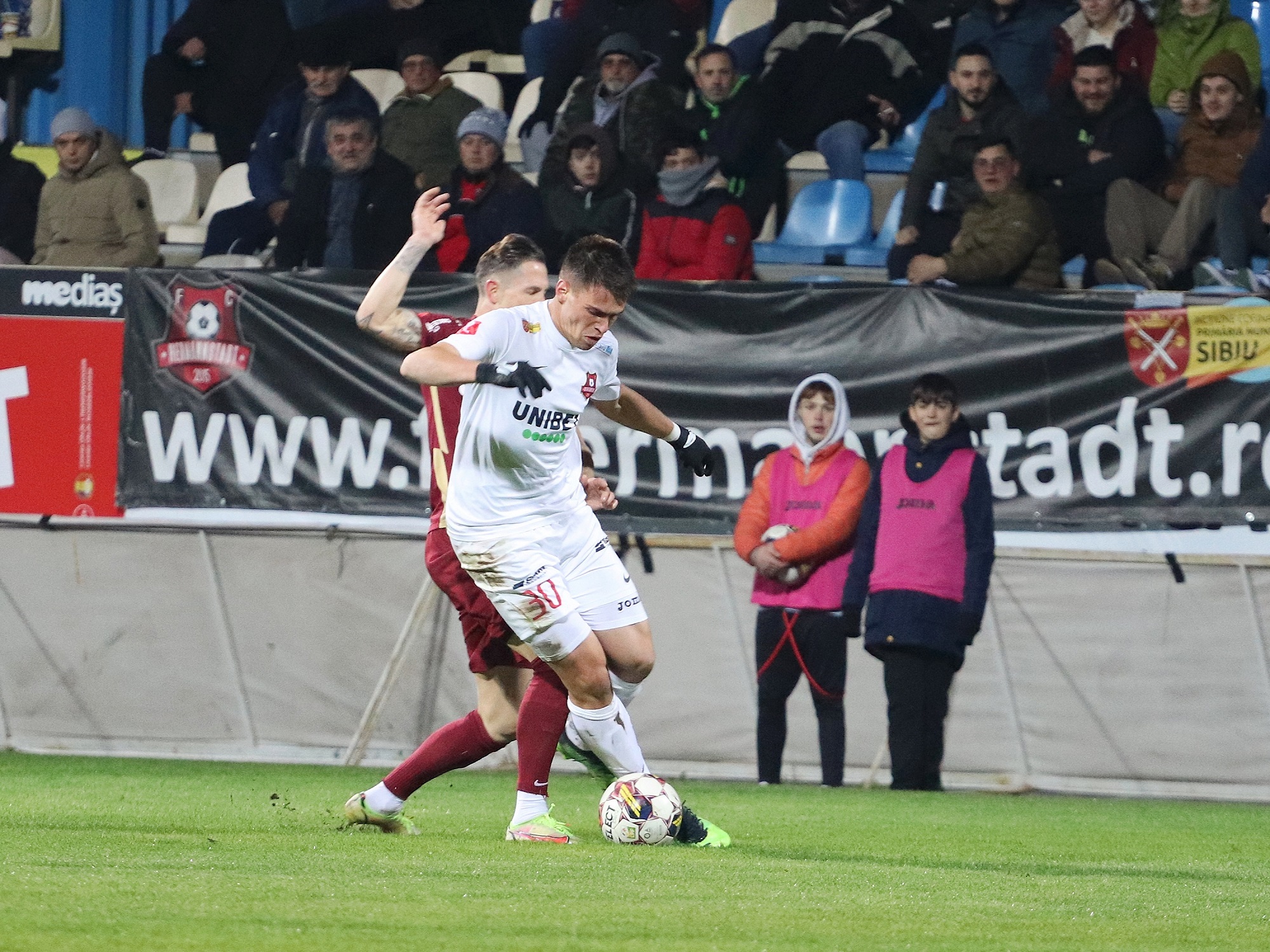 Daniel Paraschiv, motiv de polemică între Dan Petrescu și Cristi Balaj ...