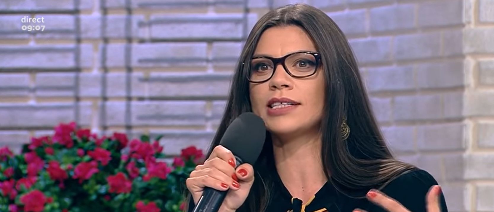 S-a iubit cu Mutu și Contra și acum cere 200 de lei pe oră. "Este ...