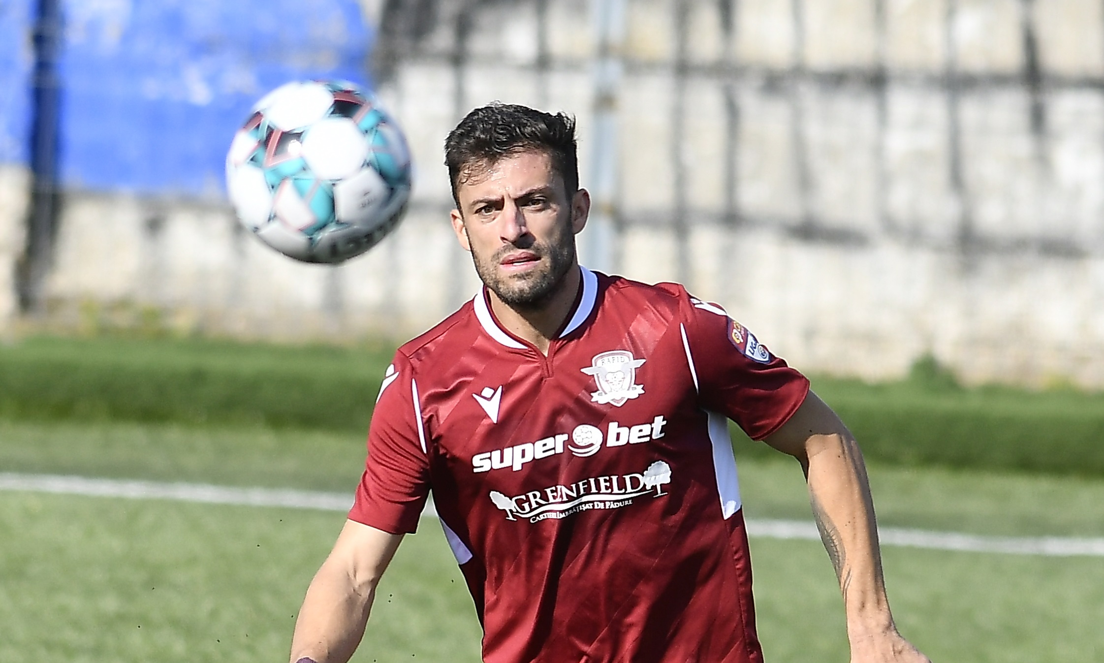A pierdut 200 000 de euro în fotbal și a vândut o mașină ca să-și ...
