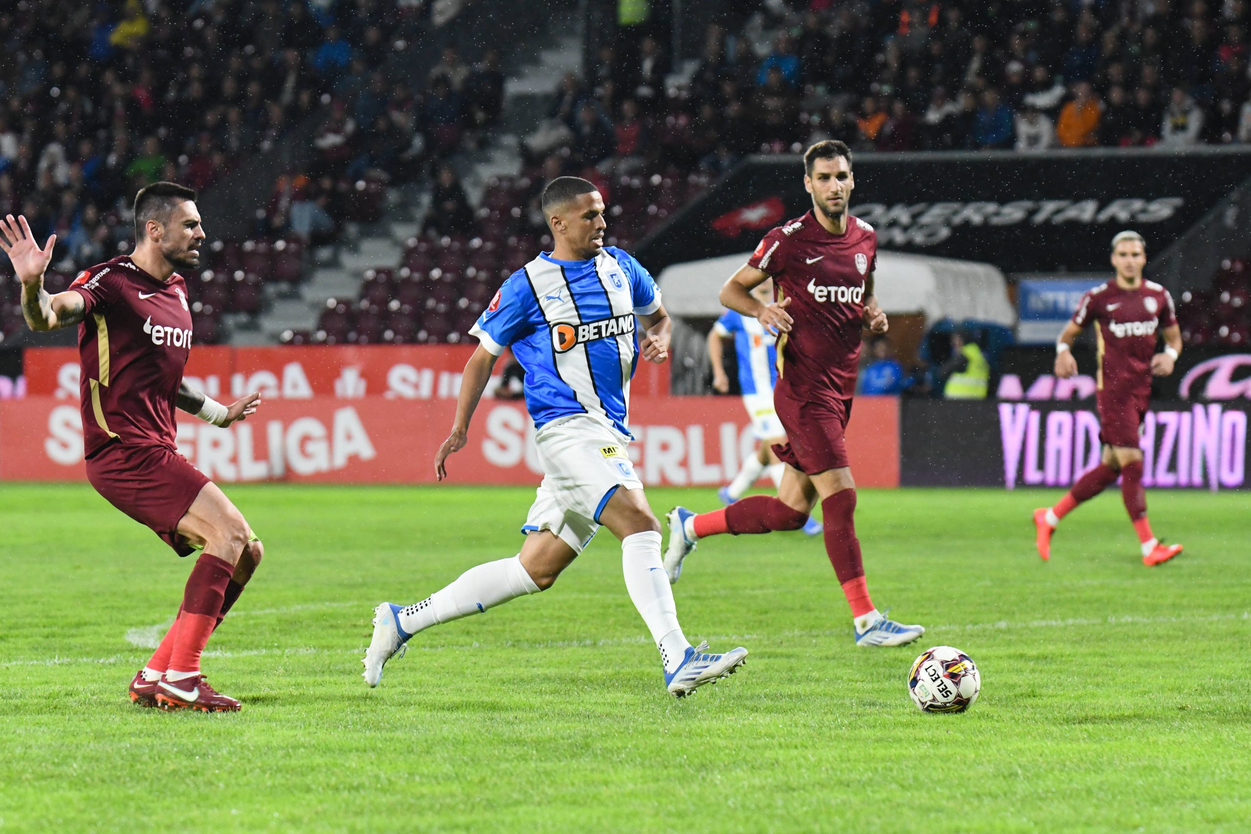 Viața brazilianului Rivaldinho în Oltenia și teama de cutremure ...