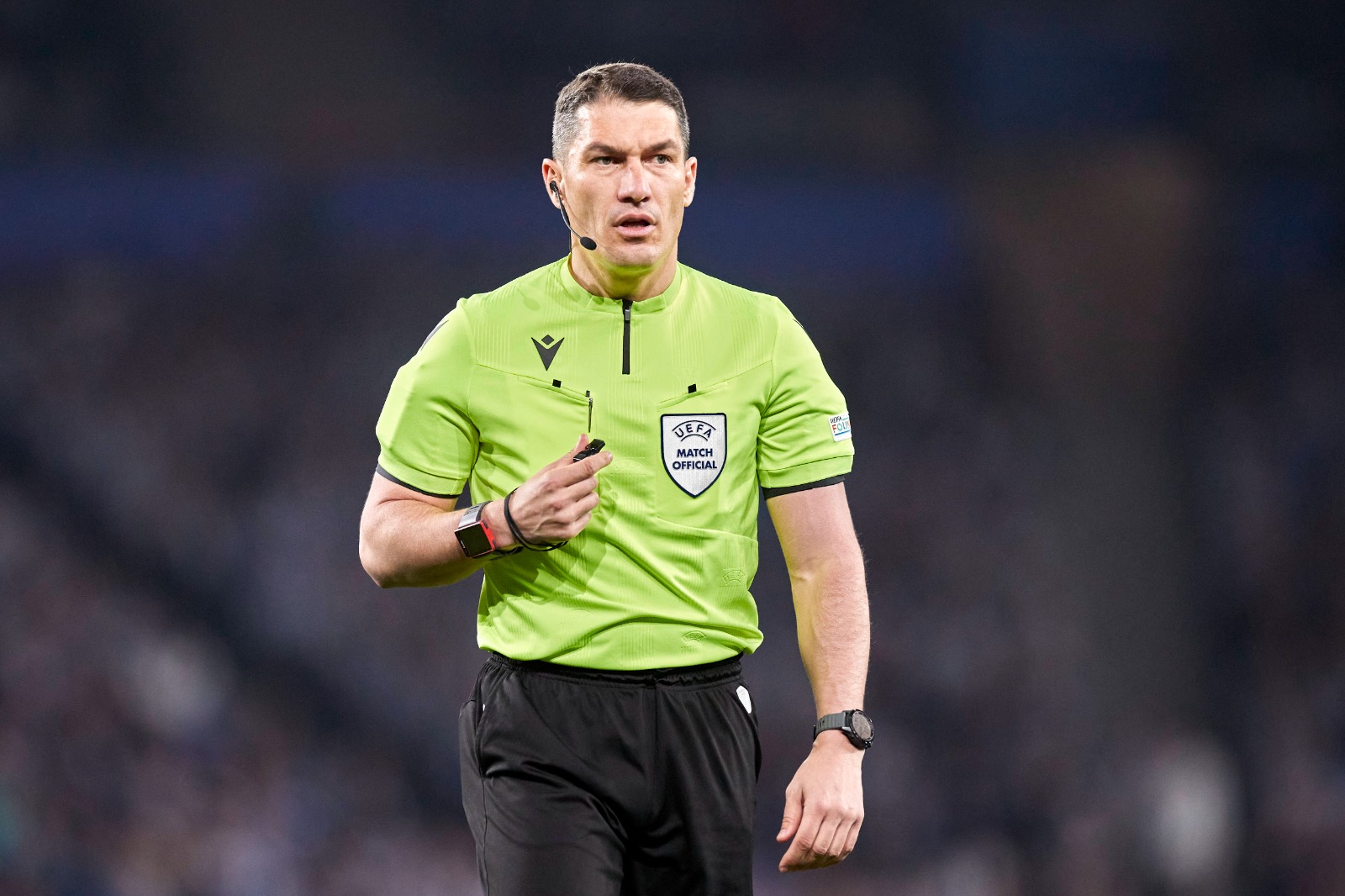 "Ăsta nu e arbitru, opriți-vă. E un om de nimic". Atac dezlănțuit la ...