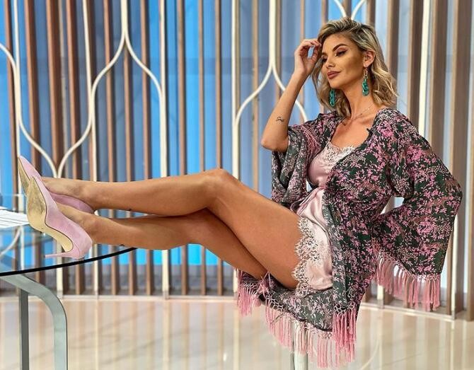 Nu mai pot ține secretul: cu ce milionar se iubeşte Ramona Olaru - Playsport