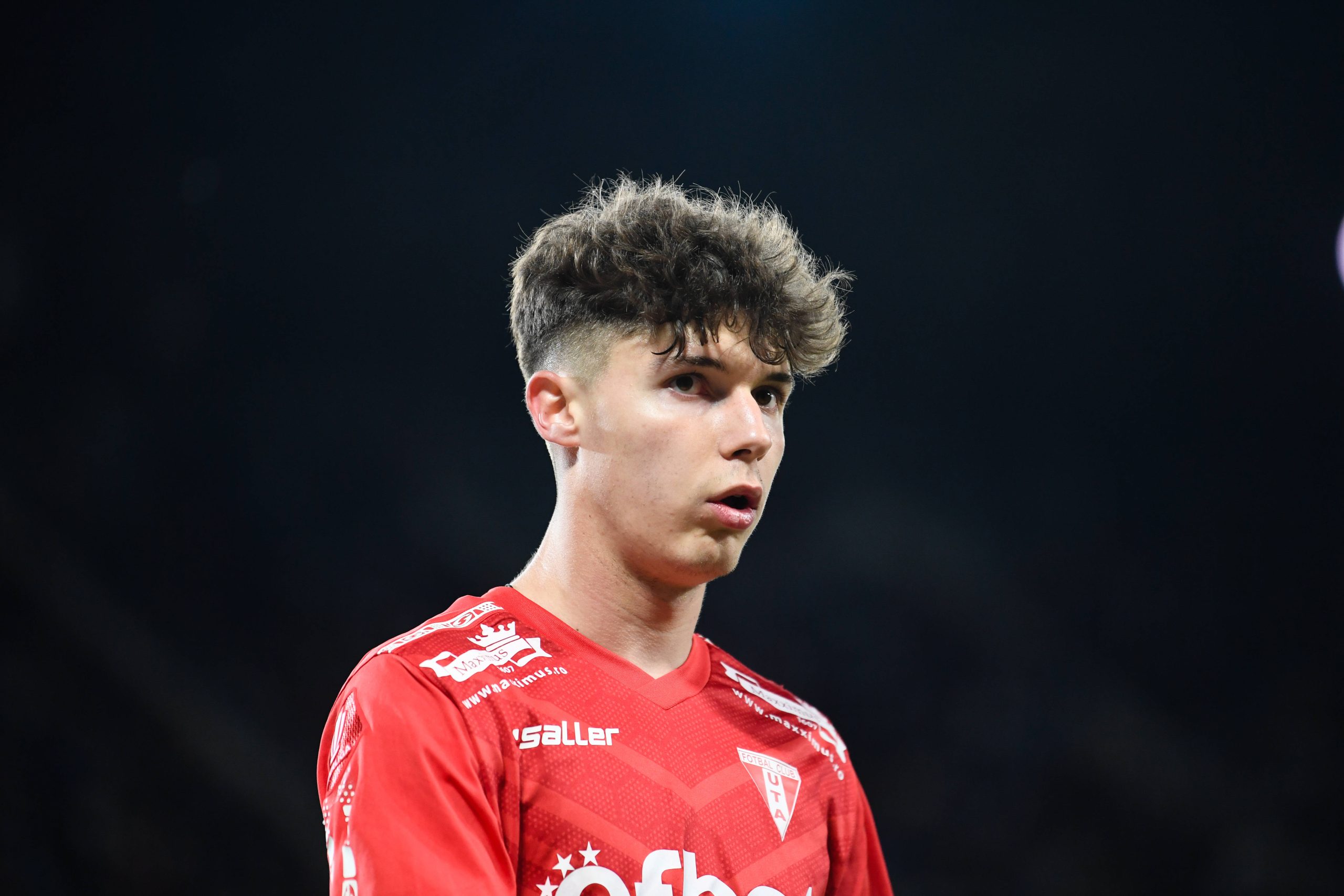 Acesta e golul verii în Europa. Rareș Pop de la UTA a marcat cu un șut ...