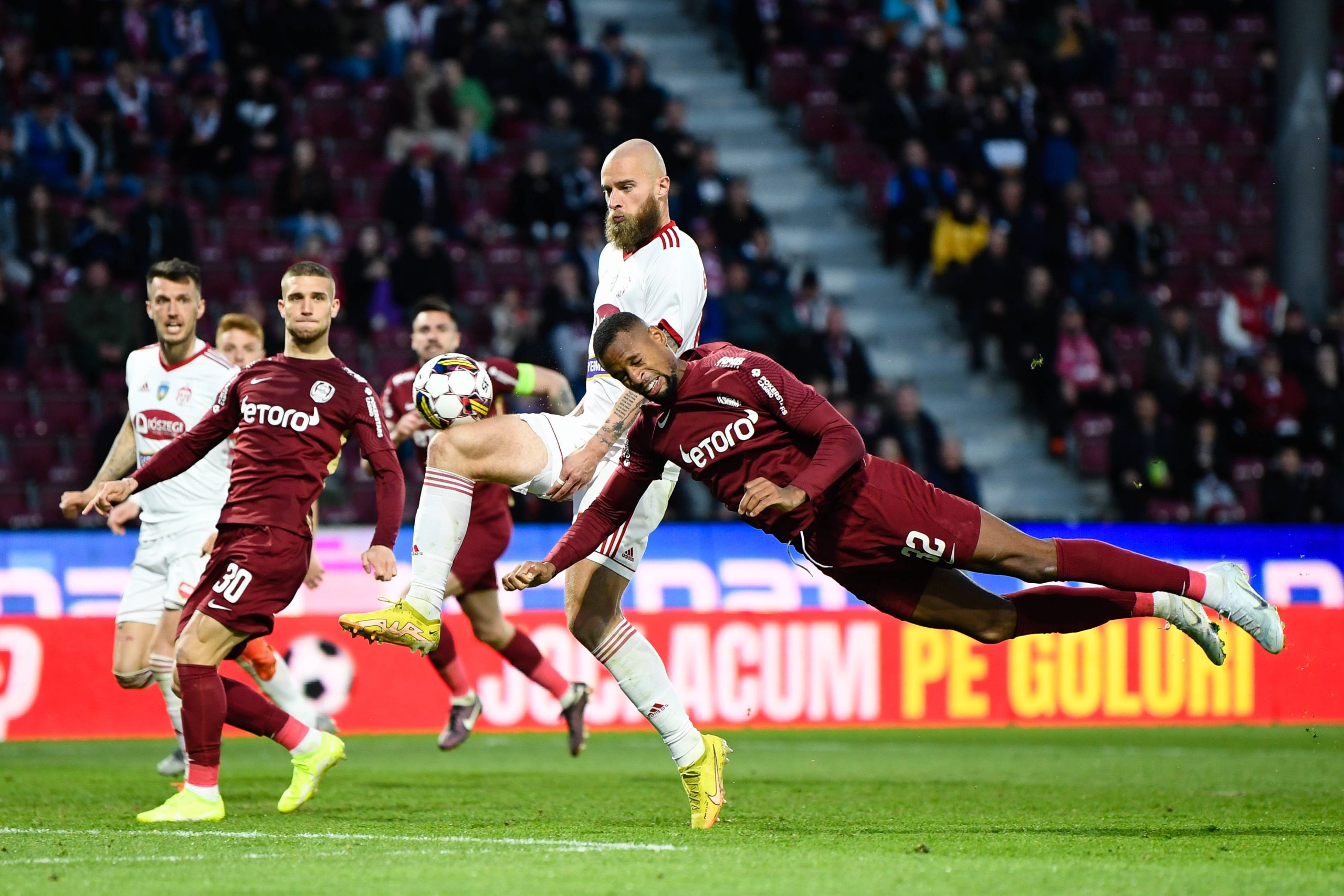 Sepsi - CFR Cluj 3-0. Covăsnenii au umilit campioana și s-au calificat ...