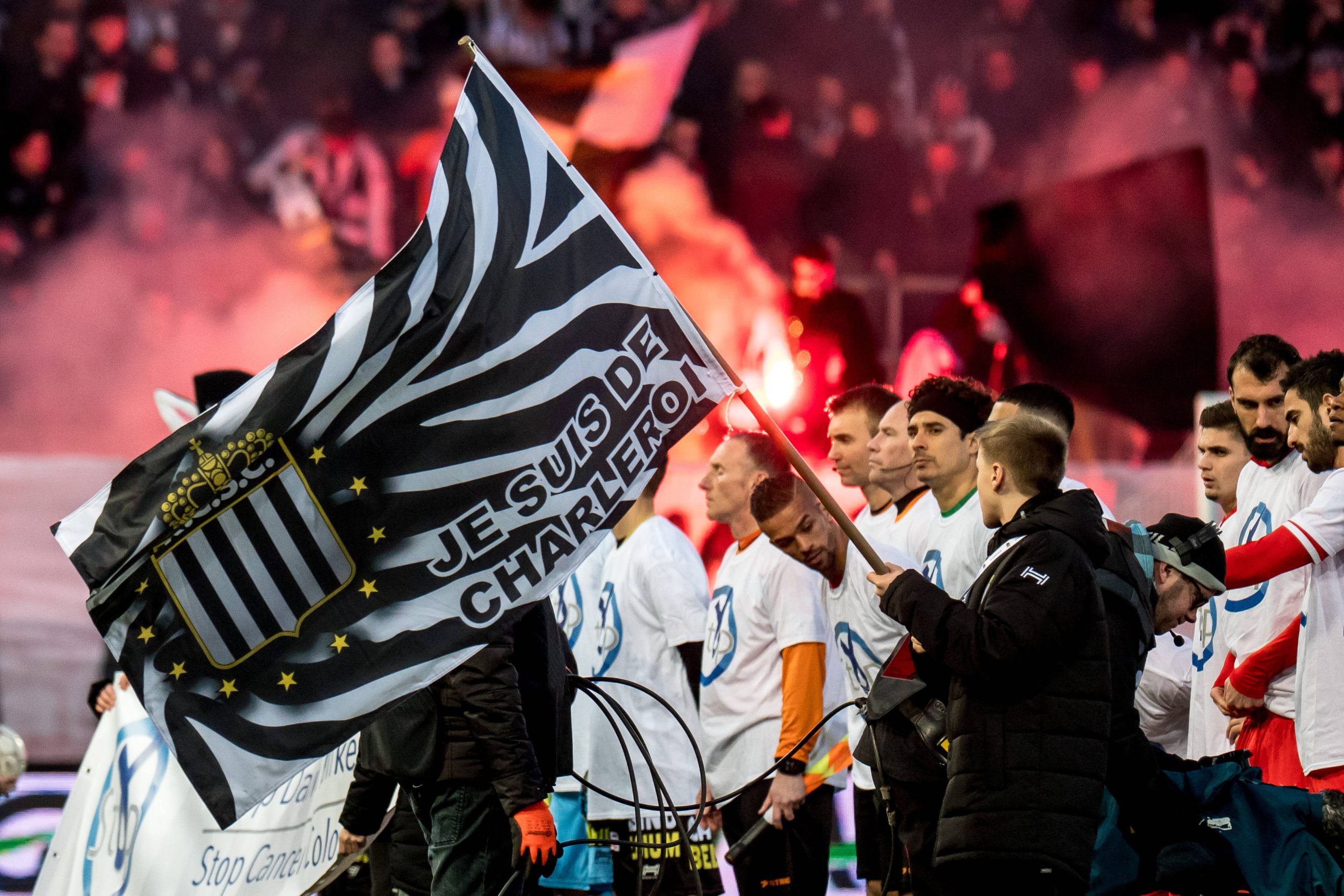 Fanii lui Charleroi au aruncat cu șobolani în suporterii lui Standard