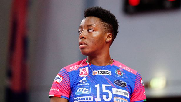 O jucătoare de volei a murit la 18 ani, în timp ce se afla cu echipa în ...