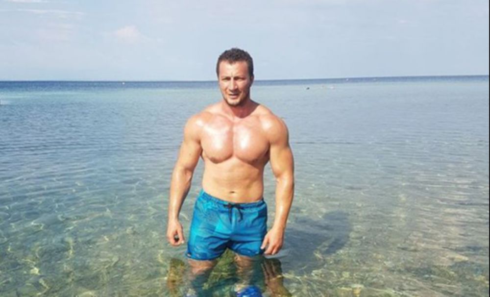 Fotografie virală cu Marian Godină: „Din vară, la Steaua”. Polițistul ...