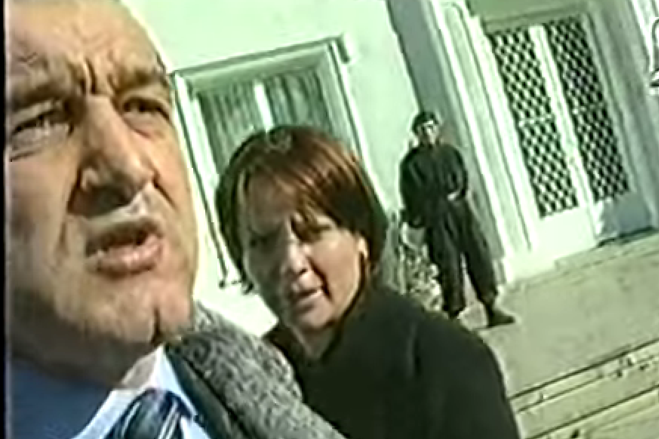 Imagini șocante: Gigi Becali a luat la bătaie o vedetă PRO TV de față ...