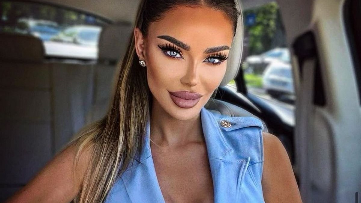 S-a iubit cu Adrian Cristea și acum povestește un moment penibil din urmă cu 10 ani. Bianca ...