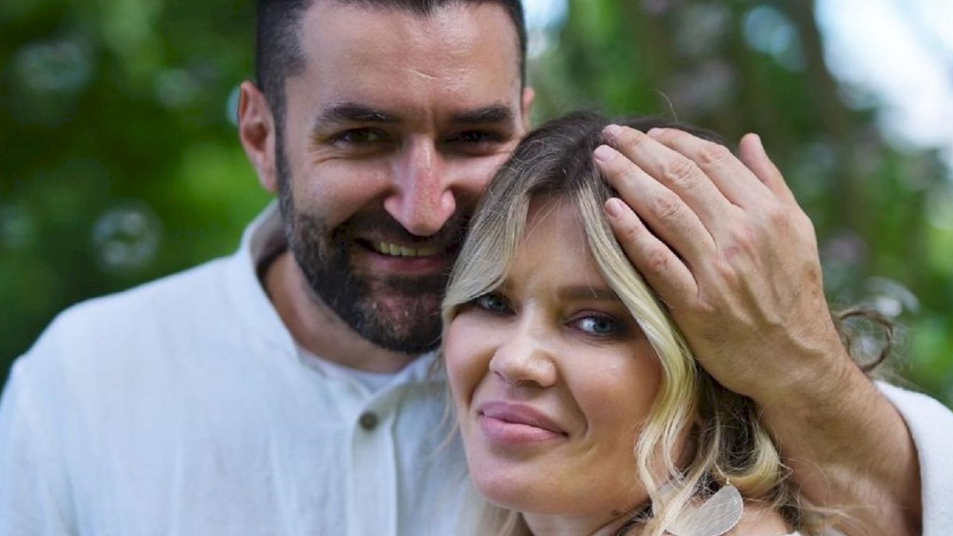 Scurt și la obiect: Smiley, primul mesaj după ce s-a căsătorit cu Gina ...