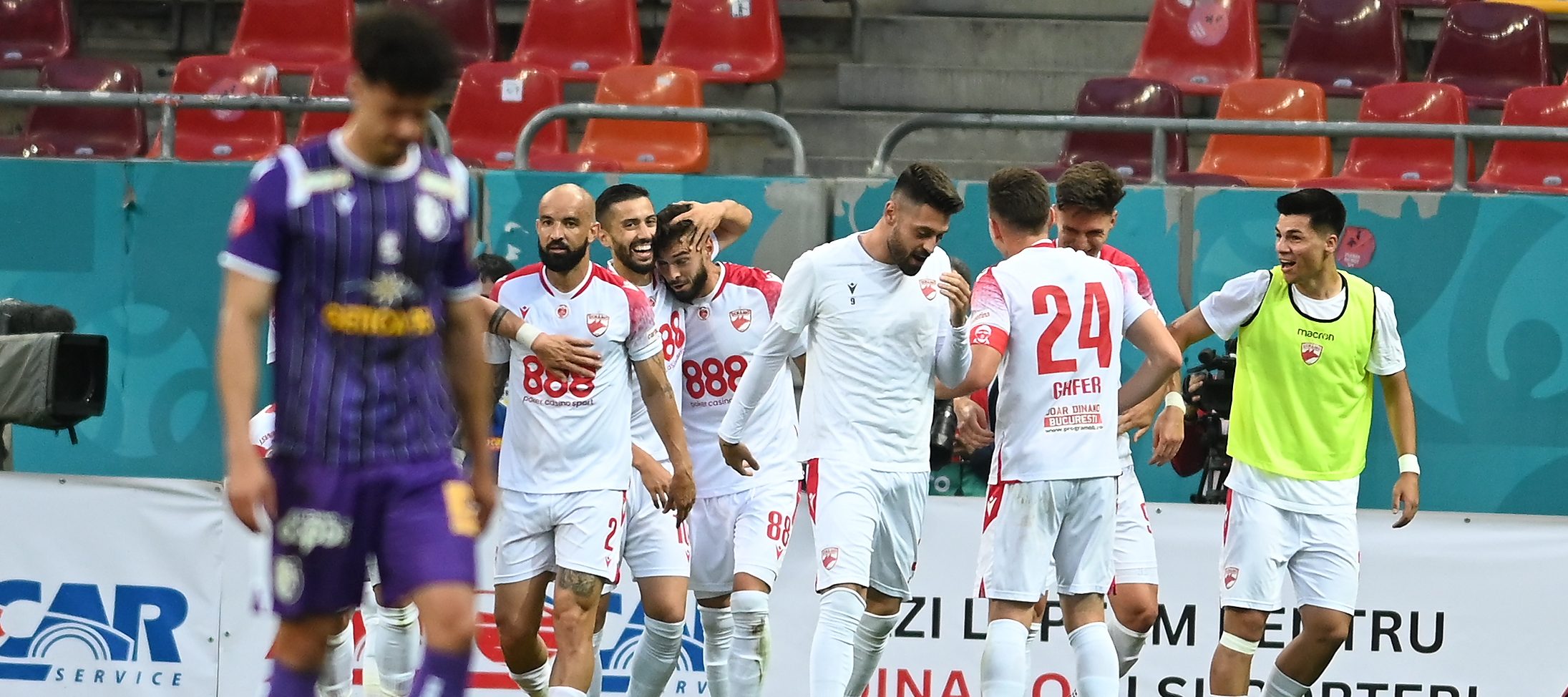 Haos mondial înaintea meciului cu Dinamo: se acuză de blat, 2 au fost ...