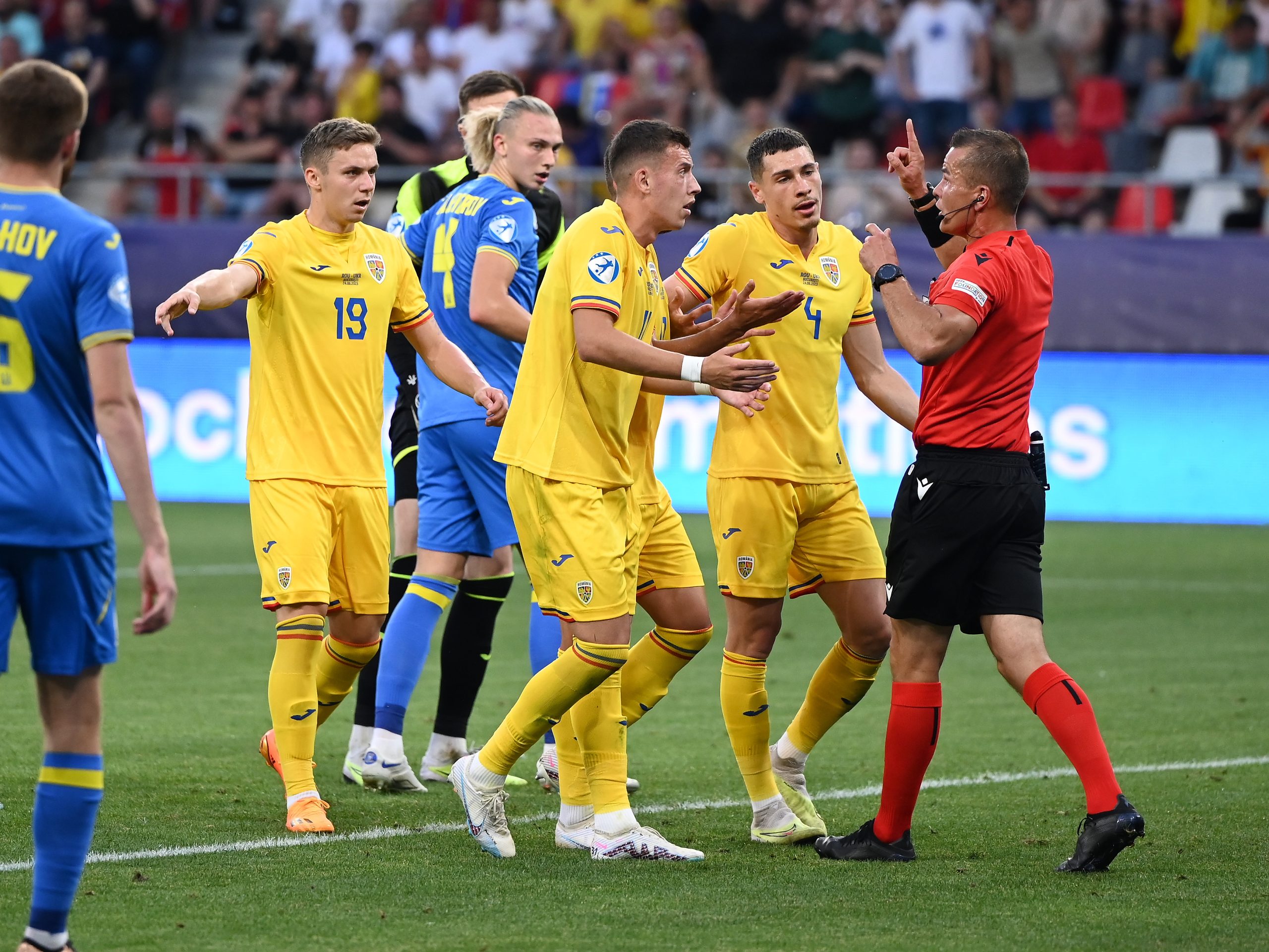 „Hornul fabricii de vopsitorie România U21 duduie in gol”. Atac ...