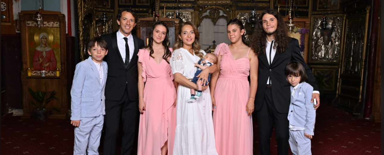 George Ogăraru și-a botezat cel de-al 6-lea copil. Imagine emoționantă ...