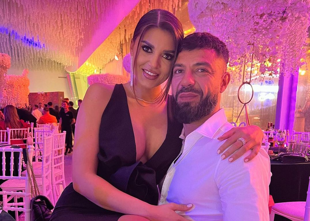 Pentru ea chiar merită să te lași de fotbal! Iubita cu 15 ani mai tânără a lui Marius Constantin ...