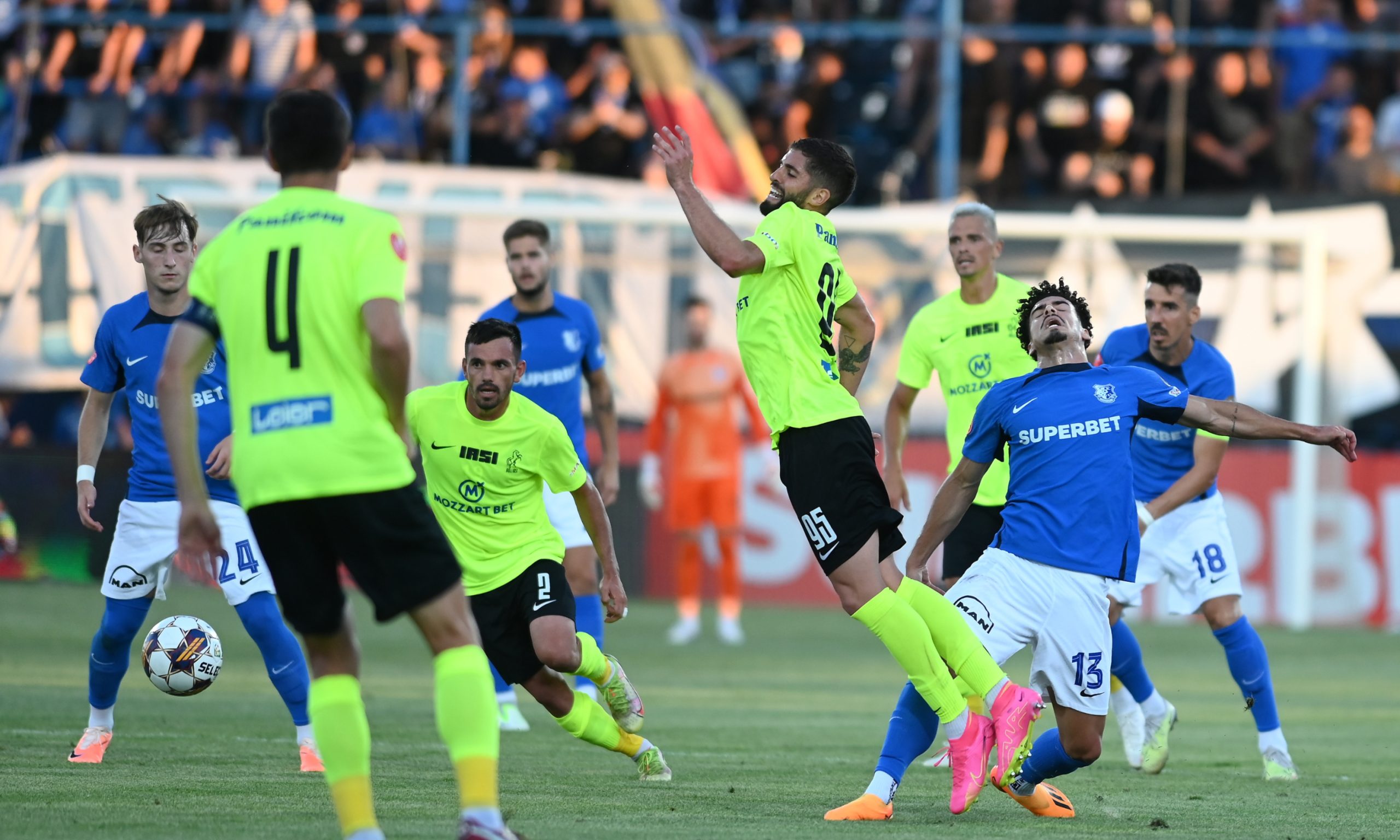 "Șterg toate minciunile care mi-au fost spuse în față, toate mizeriile ...