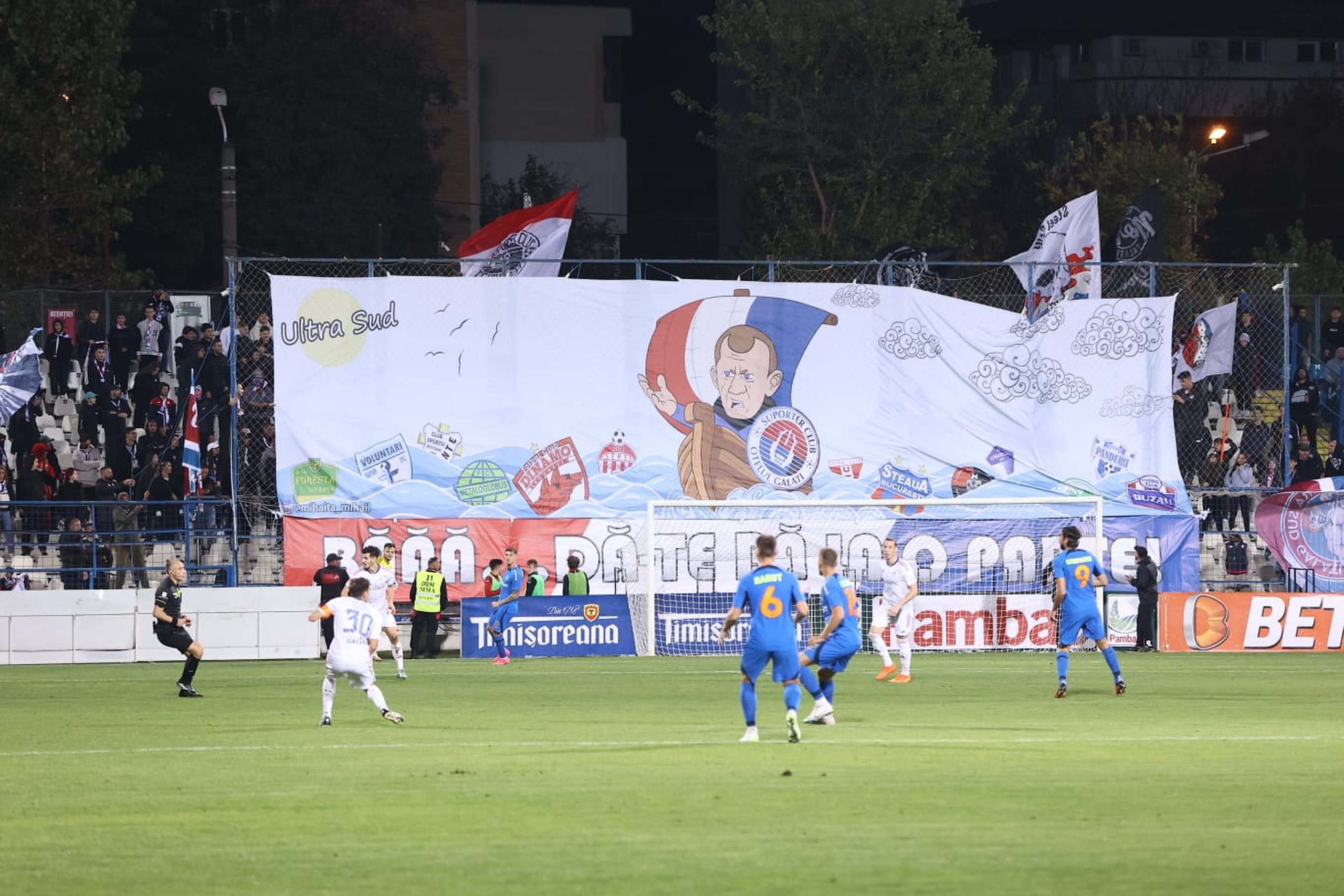 "Dă-te, bă, la o parte!". Coregrafia fabuloasă a gălățenilor pentru Dorinel Munteanu la meciul ...