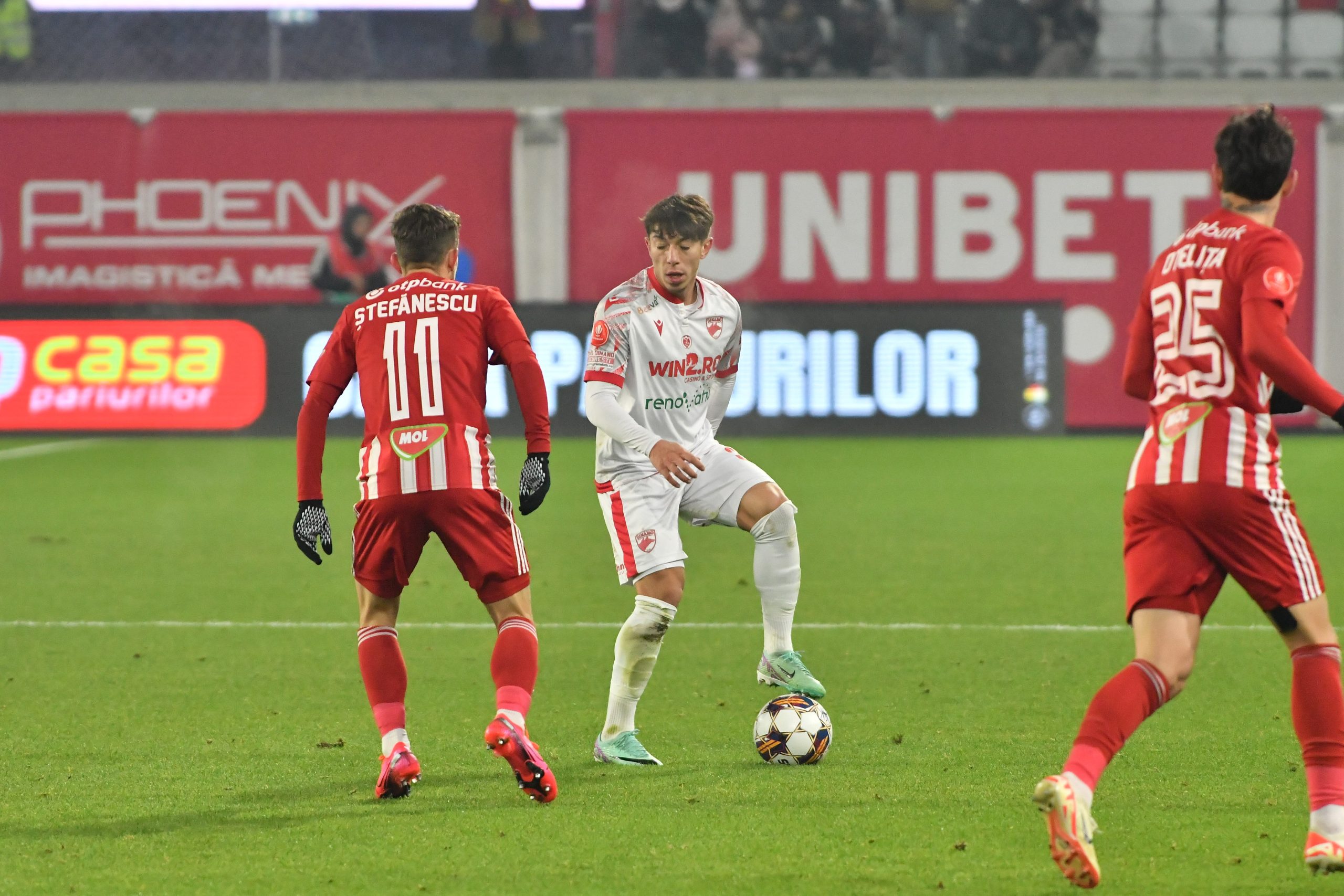 Sepsi - Dinamo 2-1. Covăsnenii se impun cu emoții în fața „câinilor” grație „dublei” marcate de ...