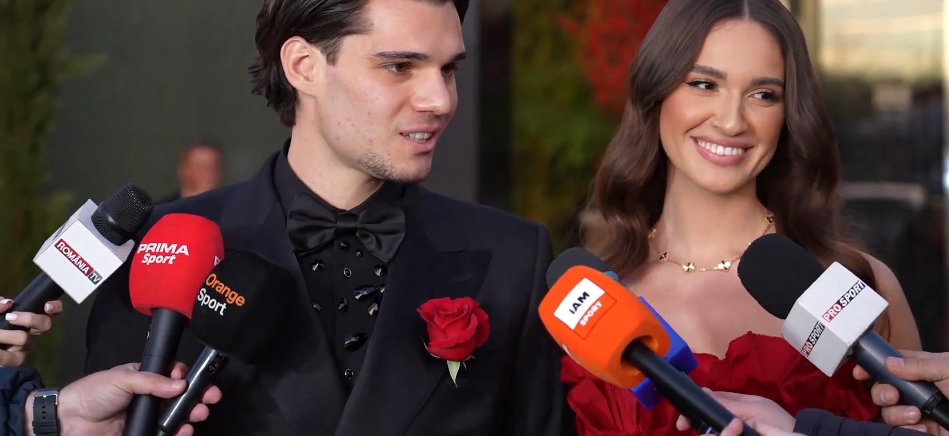 "Uitați-vă puțin la el". ?Momentul în care soția lui Ianis Hagi a făcut ...