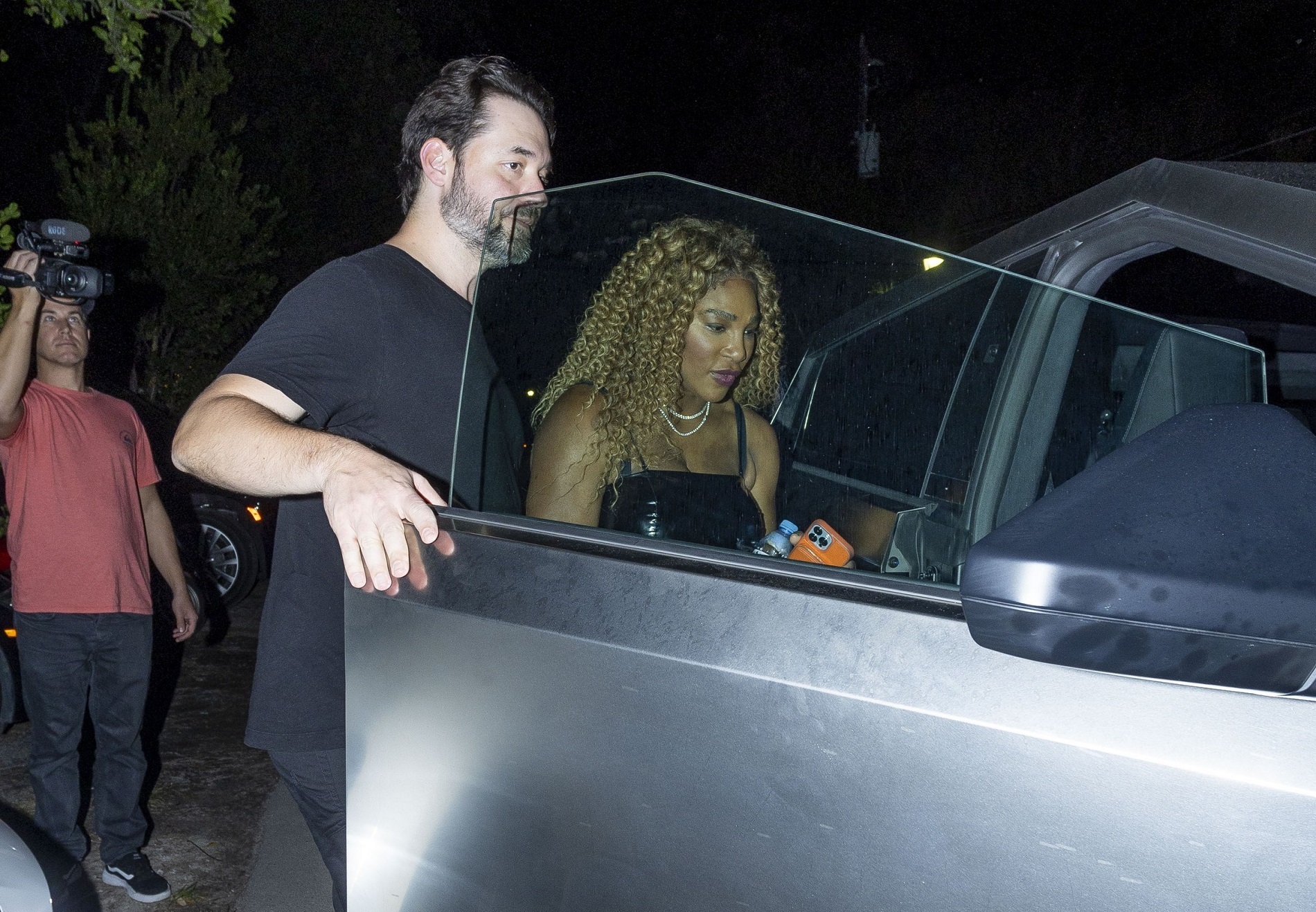 Serena Williams și-a luat mașina OZN de la Tesla pe care doar câțiva ...