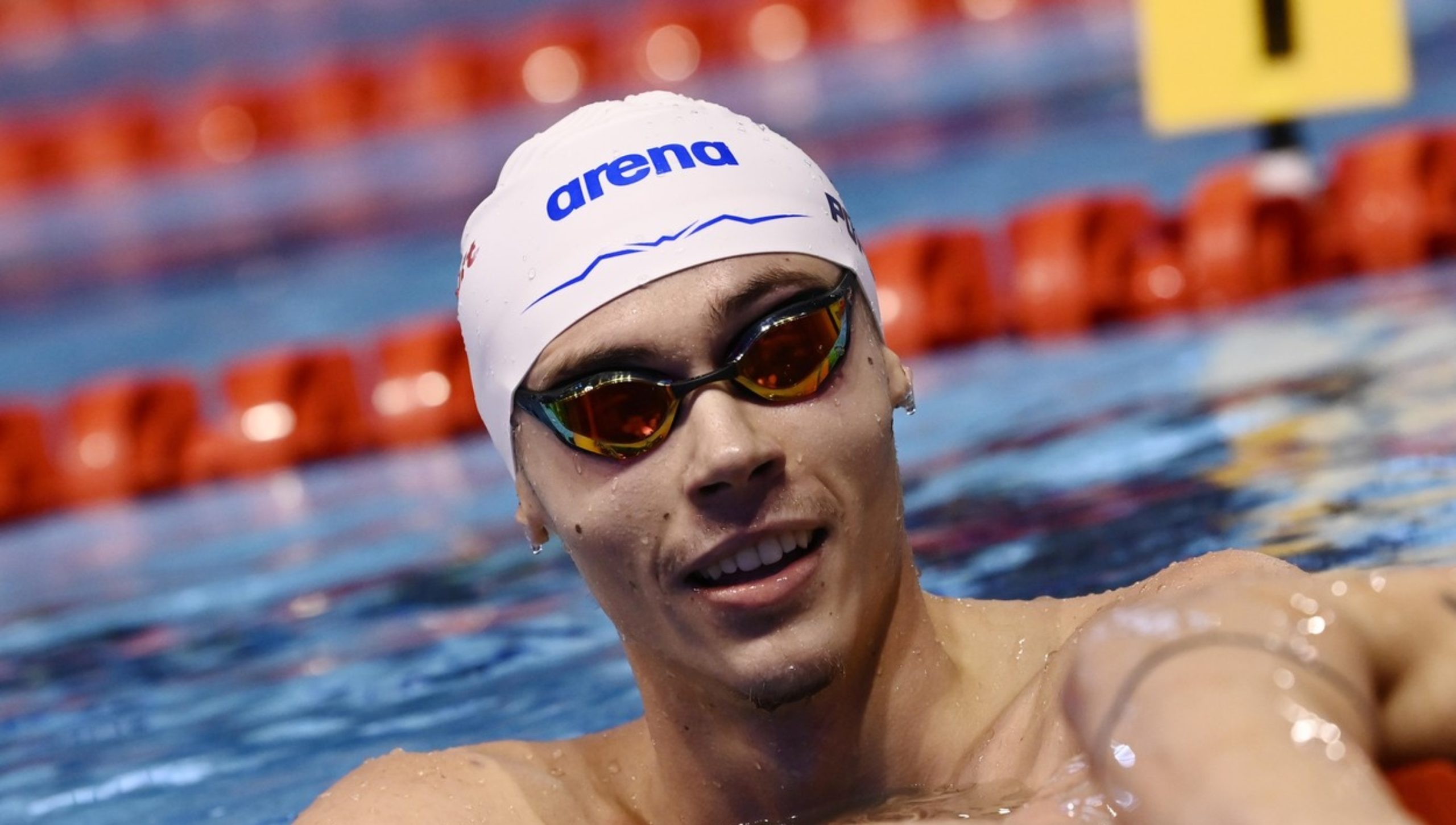 David Popovici, ce performanță! A cucerit două medalii de aur la Euro ...