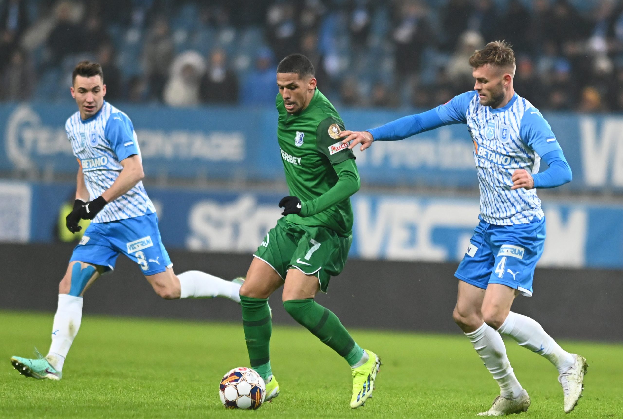 CSU Craiova - Farul Constanța 1-2. Munteanu, trei ratări monumentale ...