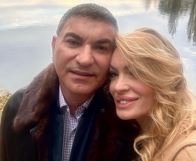 Cum s-a fotografiat Valentina Pelinel pe plajă de ziua lui Cristi ...