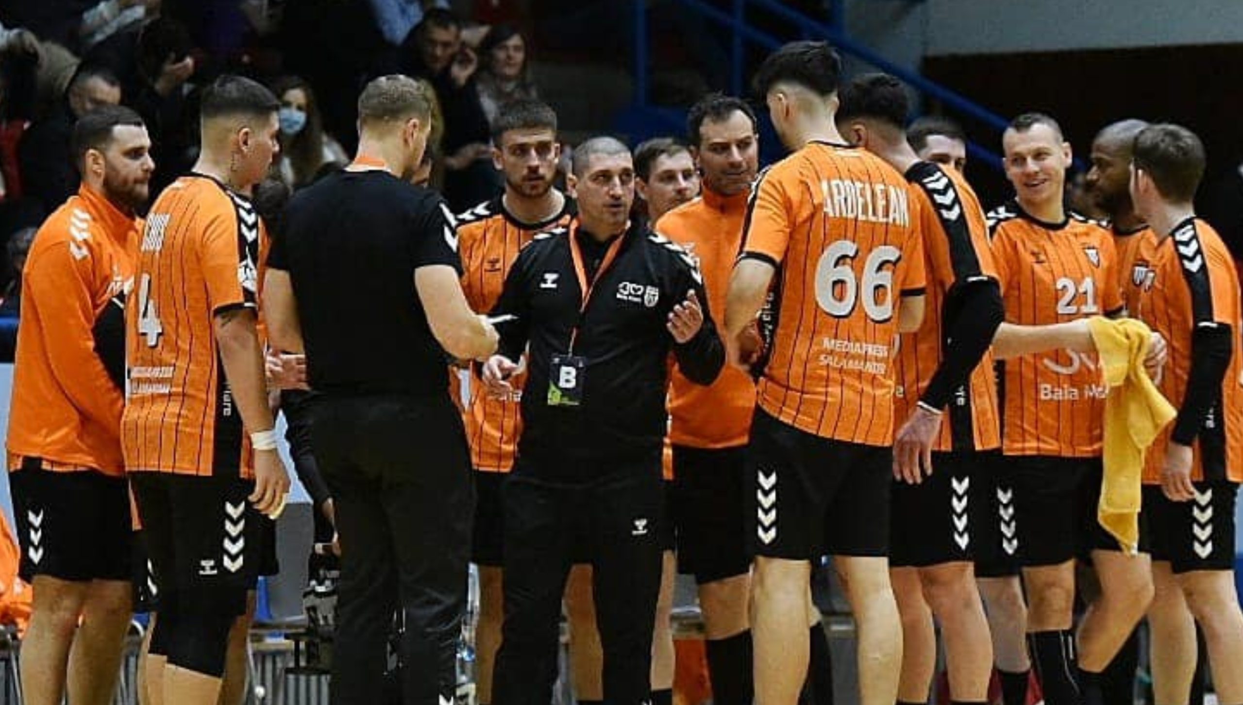 Situație gravă la un club din România. Jucătorii neplătiți de patru ...