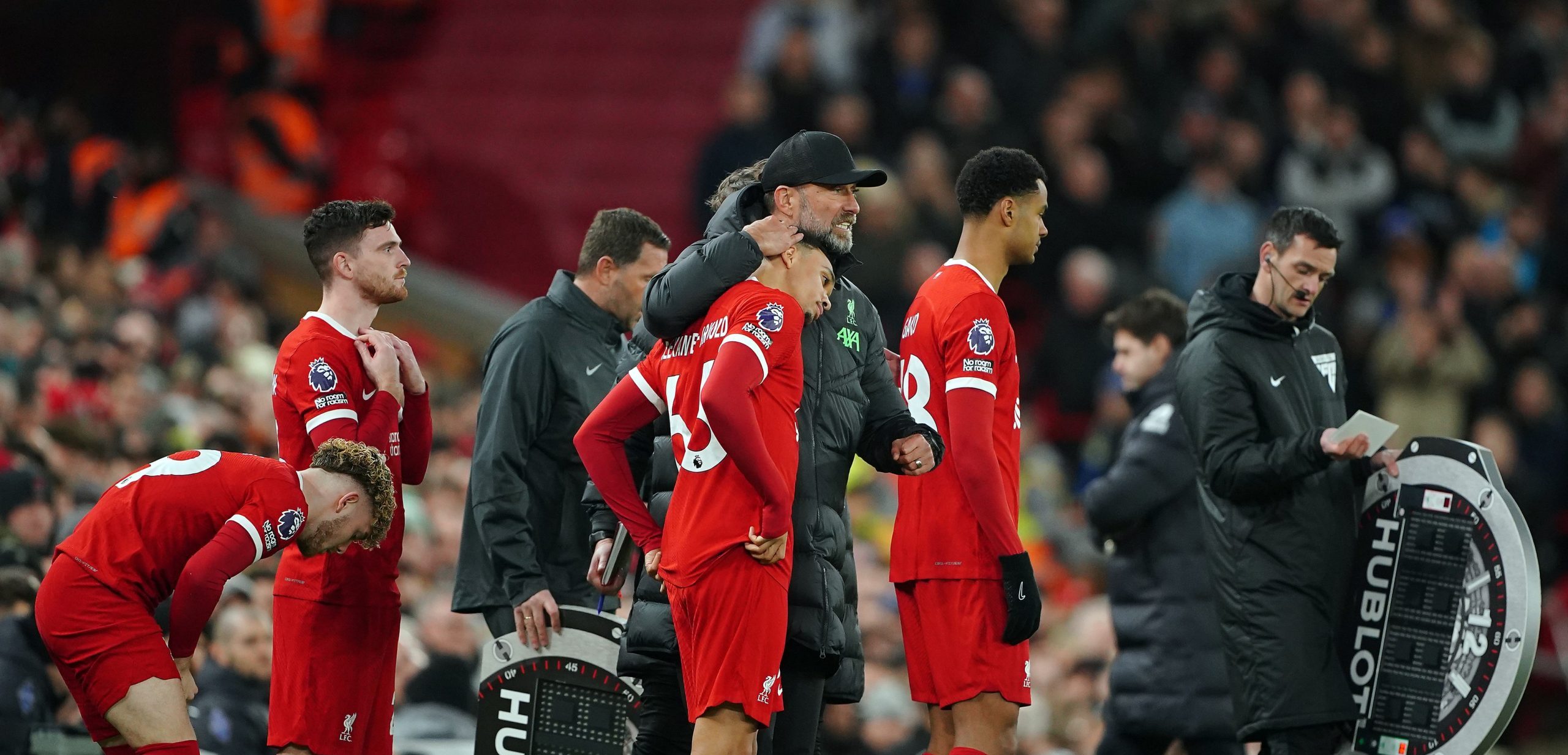 Starul lui Liverpool e terorizat de un an de zile. Fotbalistul hărțuit ...