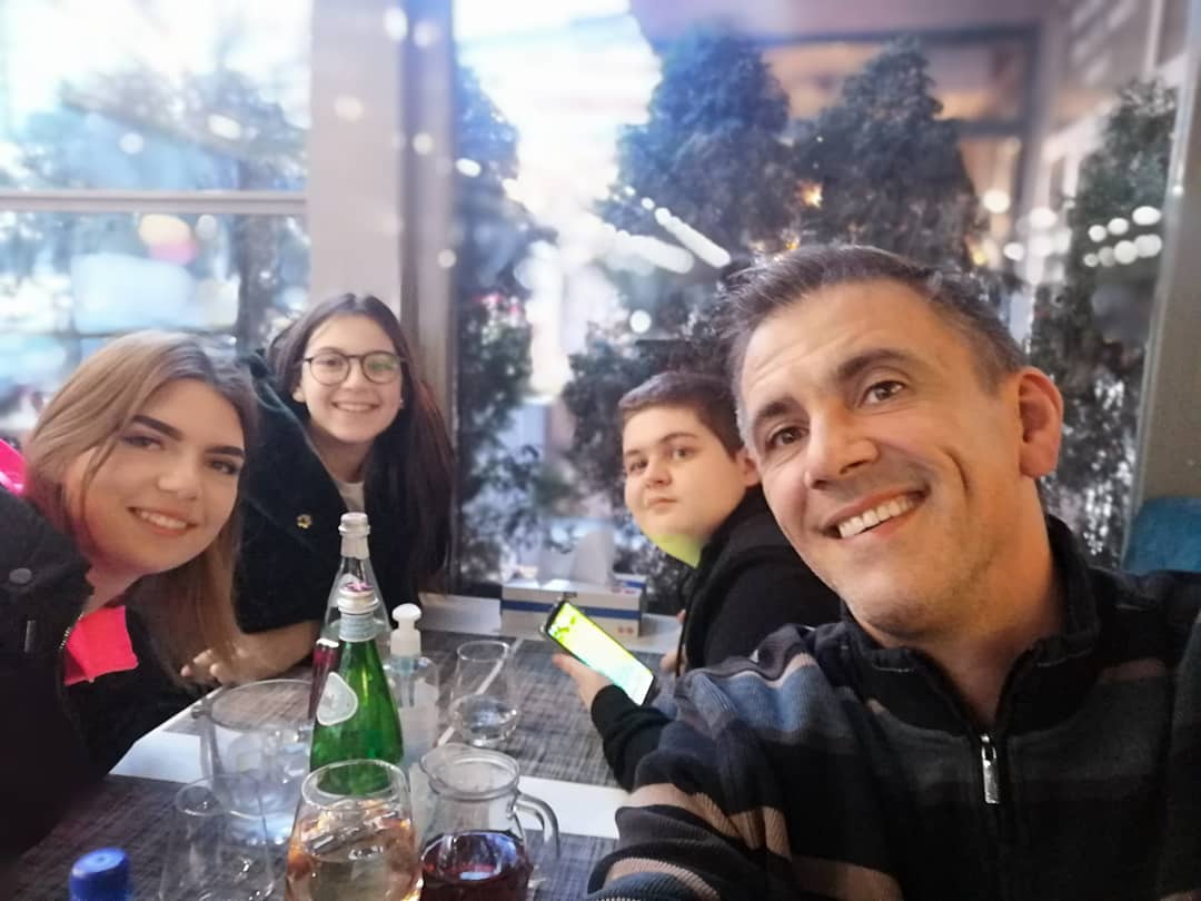 Ce soție superbă are Cosmin Cernat. Prezentatorul de la „Insula de 1 ...