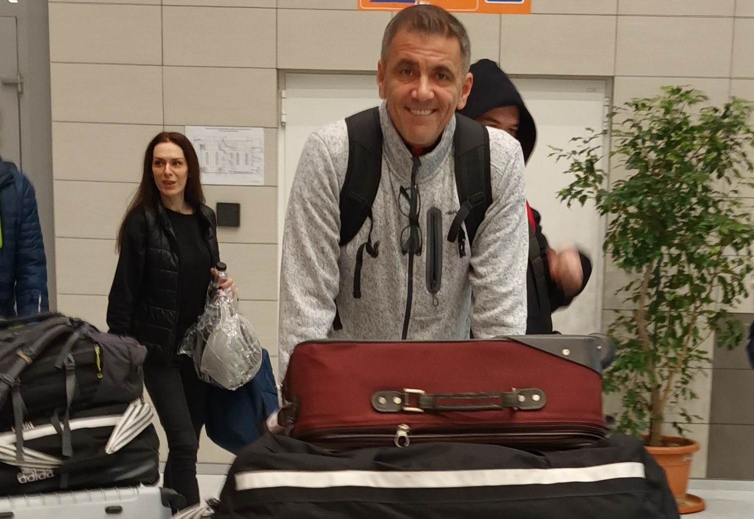 Ce și-a luat Cosmin Cernat în bagajul din Dominicană! Prezentatorul ...