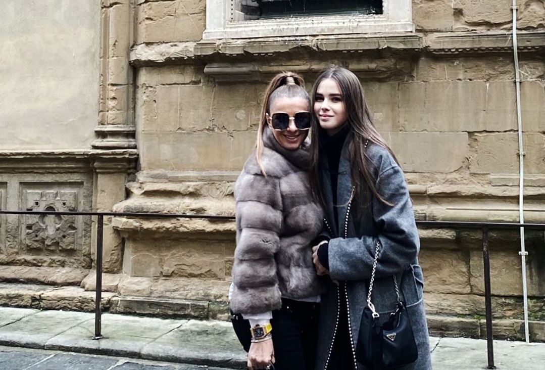 Anamaria Prodan și-a dat de gol fiica mai mare. Cu ce se ocupă Rebecca Dumitrescu: „Colaborează ...