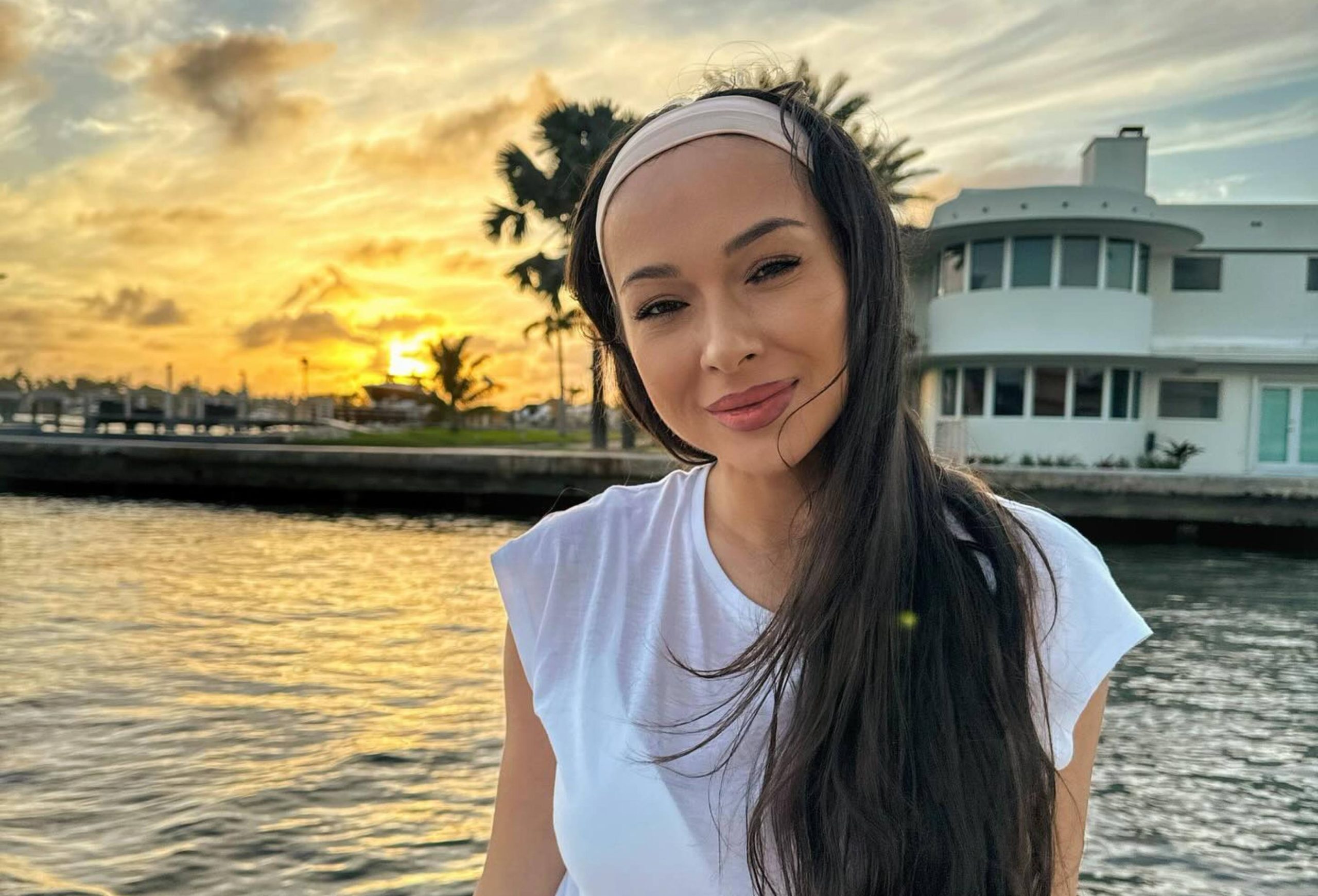 Vlăduța Lupău, apariția momentului în costum de baie: S-a fotografiat ...