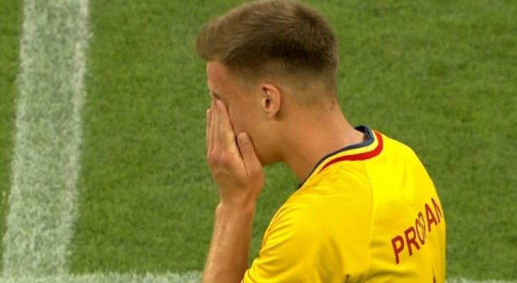 Moment memorabil în care întregul stadion și toate legendele au ...