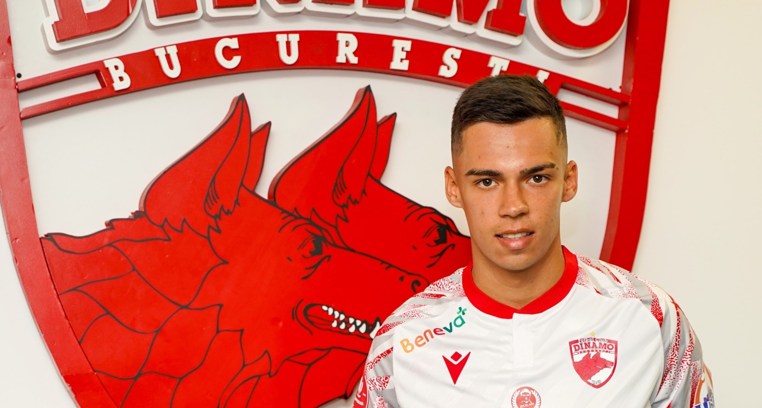 Playsport - Cătălin Cîrjan a semnat cu Dinamo și a fost prezentat ...